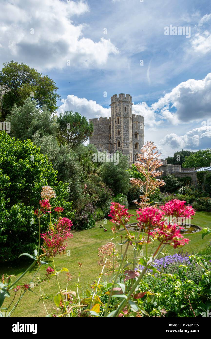 Windsor castle royal vault hi-res stock photography and images - Alamy