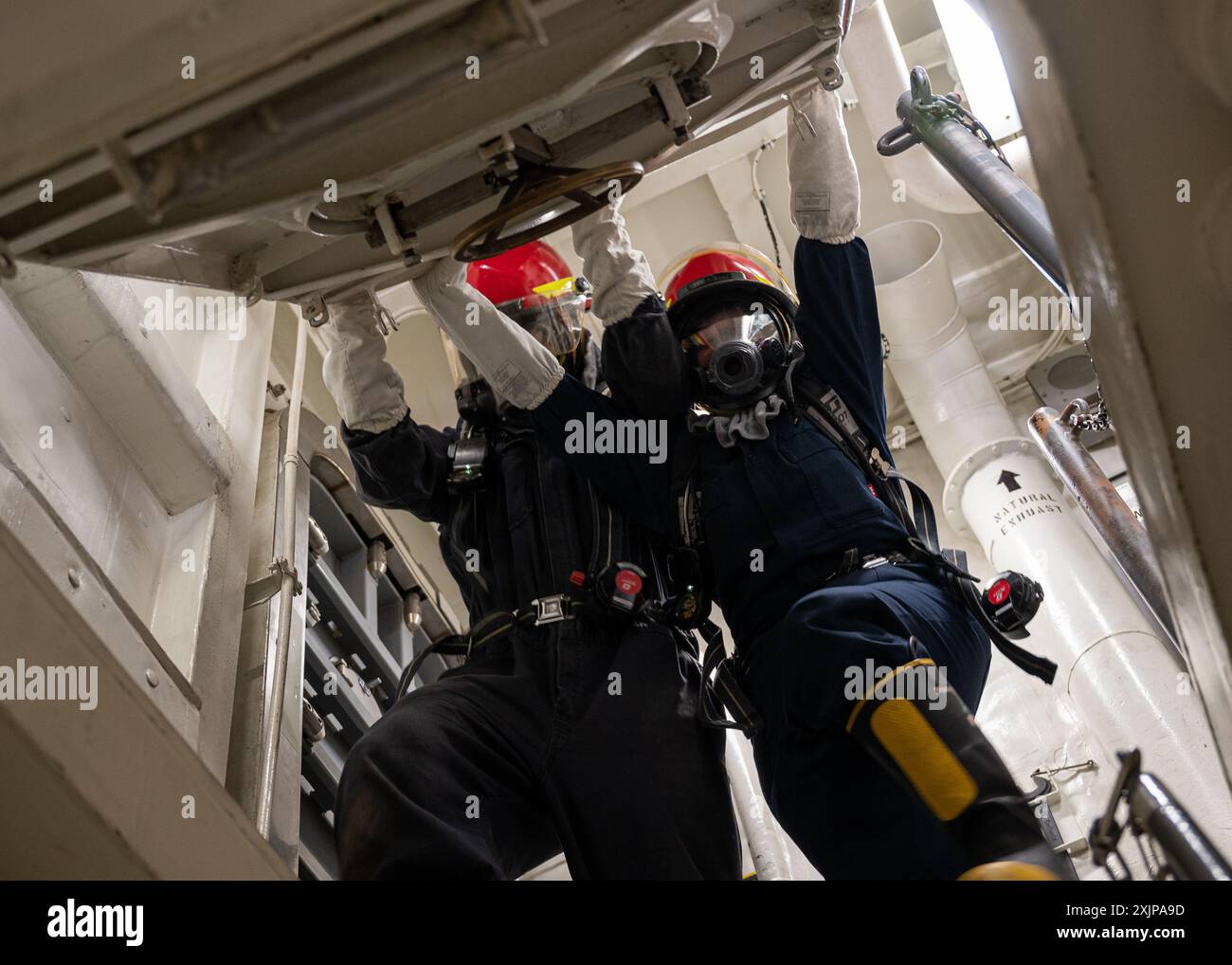 Sailors aboard the Arleigh Burke-class guided-missile destroyer USS ...