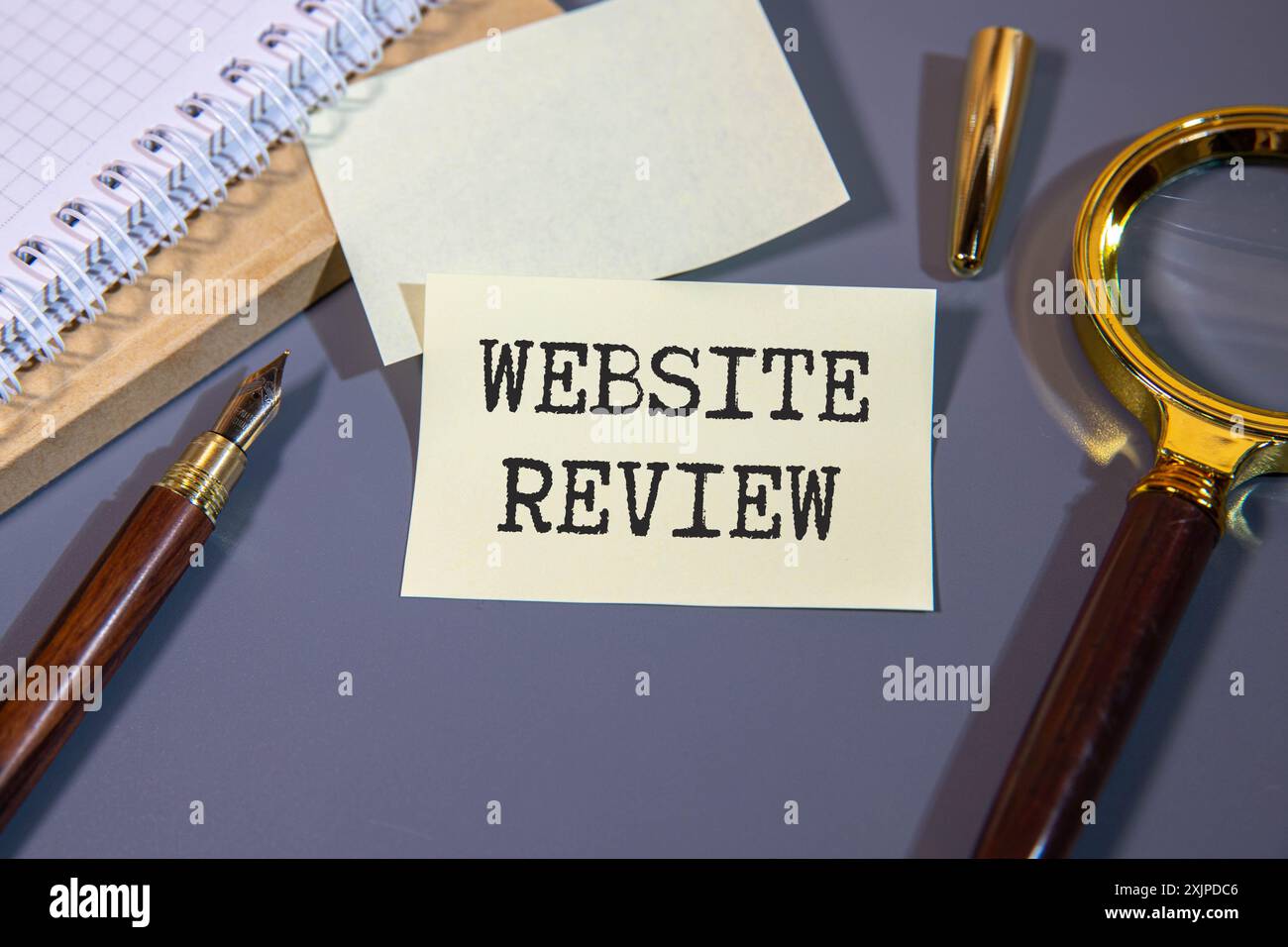 ONLINE REVIEWS text written on a notebook with chart Stock Photo - Alamy