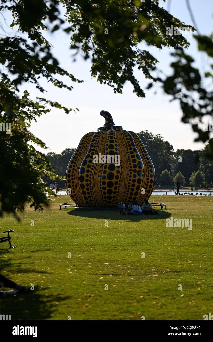 London, UK, 19th July 2024, It has provissionally been the hottest day ...