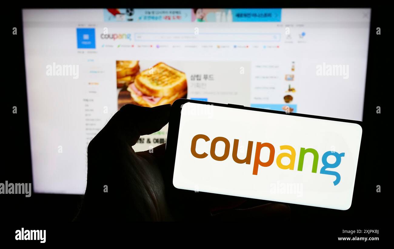 Coupang shopping hi-res stock photography and images - Alamy