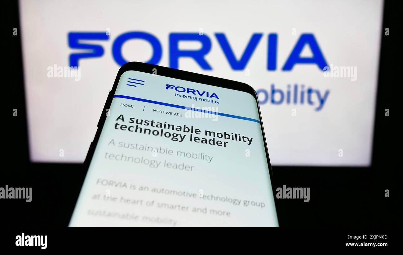 Forvia logo hi-res stock photography and images - Alamy