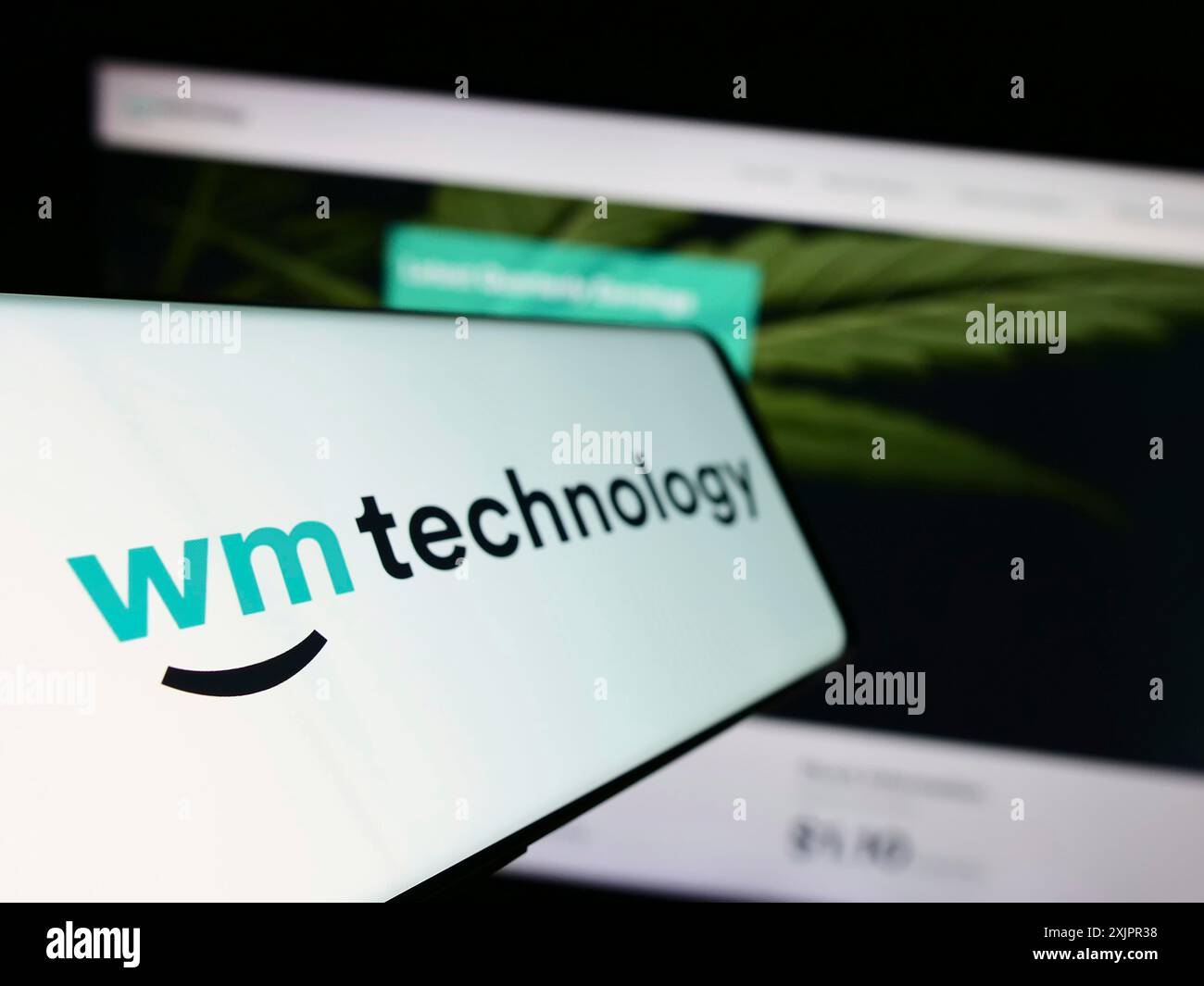 Weedmaps logo hi-res stock photography and images - Alamy