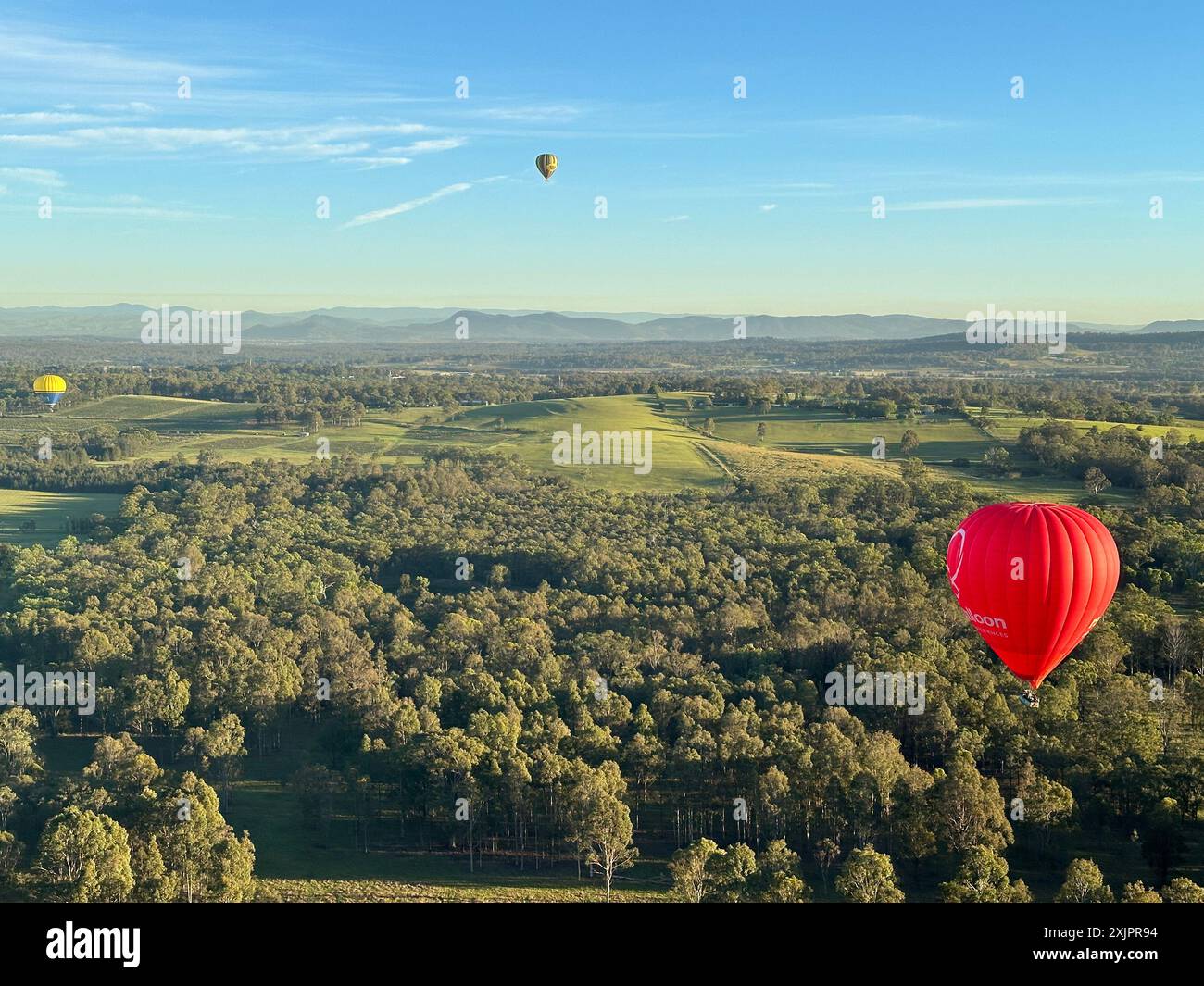 Hot air balloon the hunter valley hi-res stock photography and images ...
