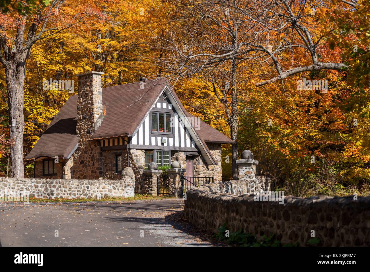 Maison Murray in Mont-Saint-Bruno National Park ( Parc national du Mont-Saint-Bruno ), maples ...