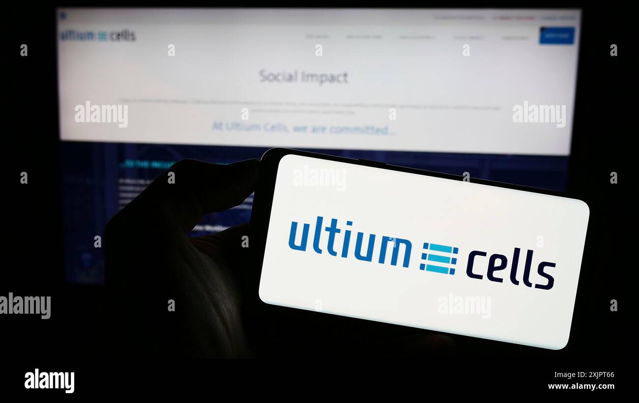 Ultium logo hi-res stock photography and images - Alamy