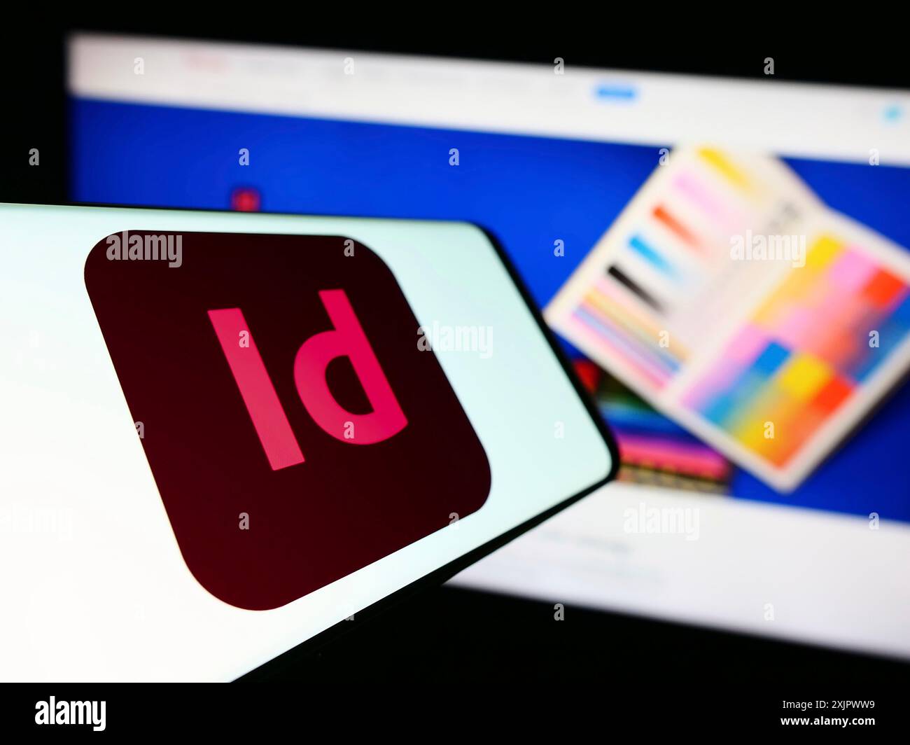 Adobe indesign logo hi-res stock photography and images - Alamy