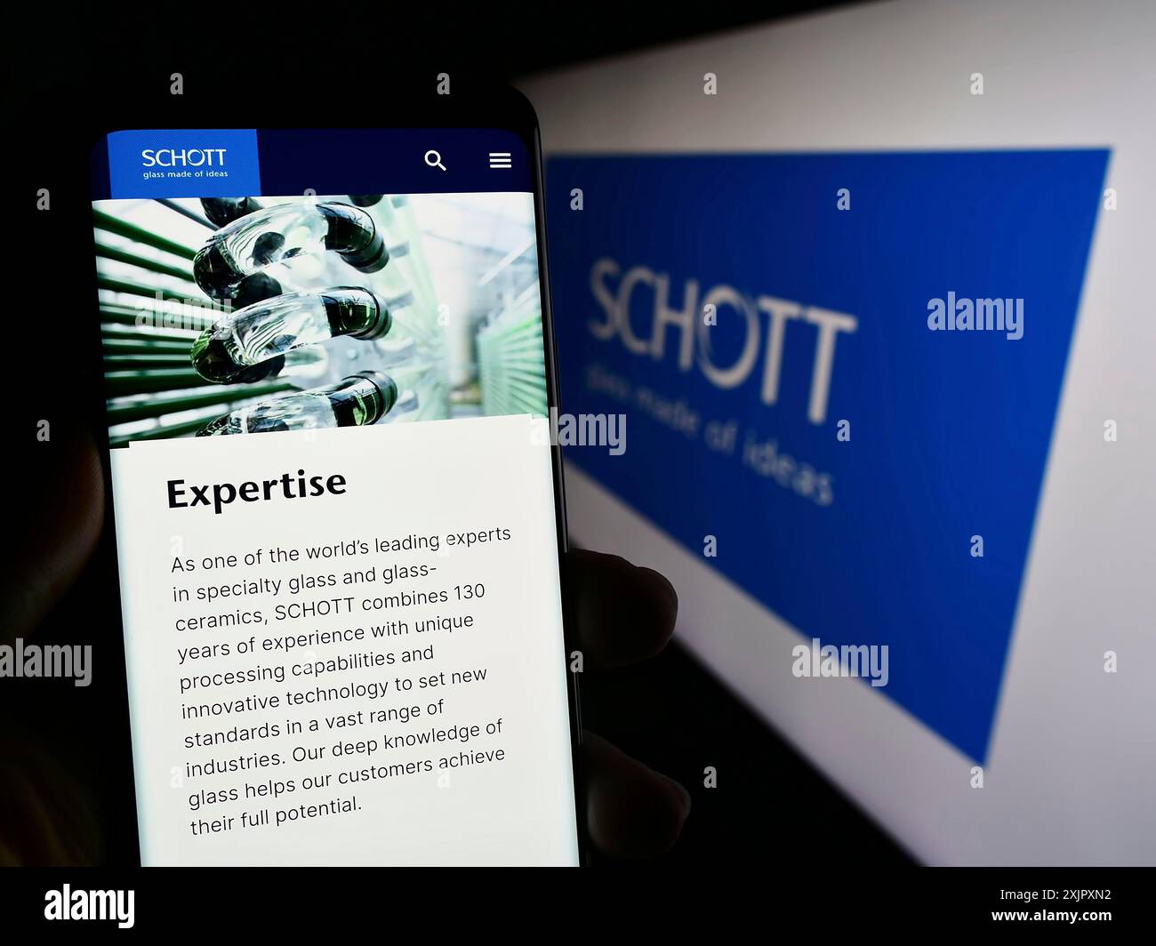 Schott logo hi-res stock photography and images - Alamy