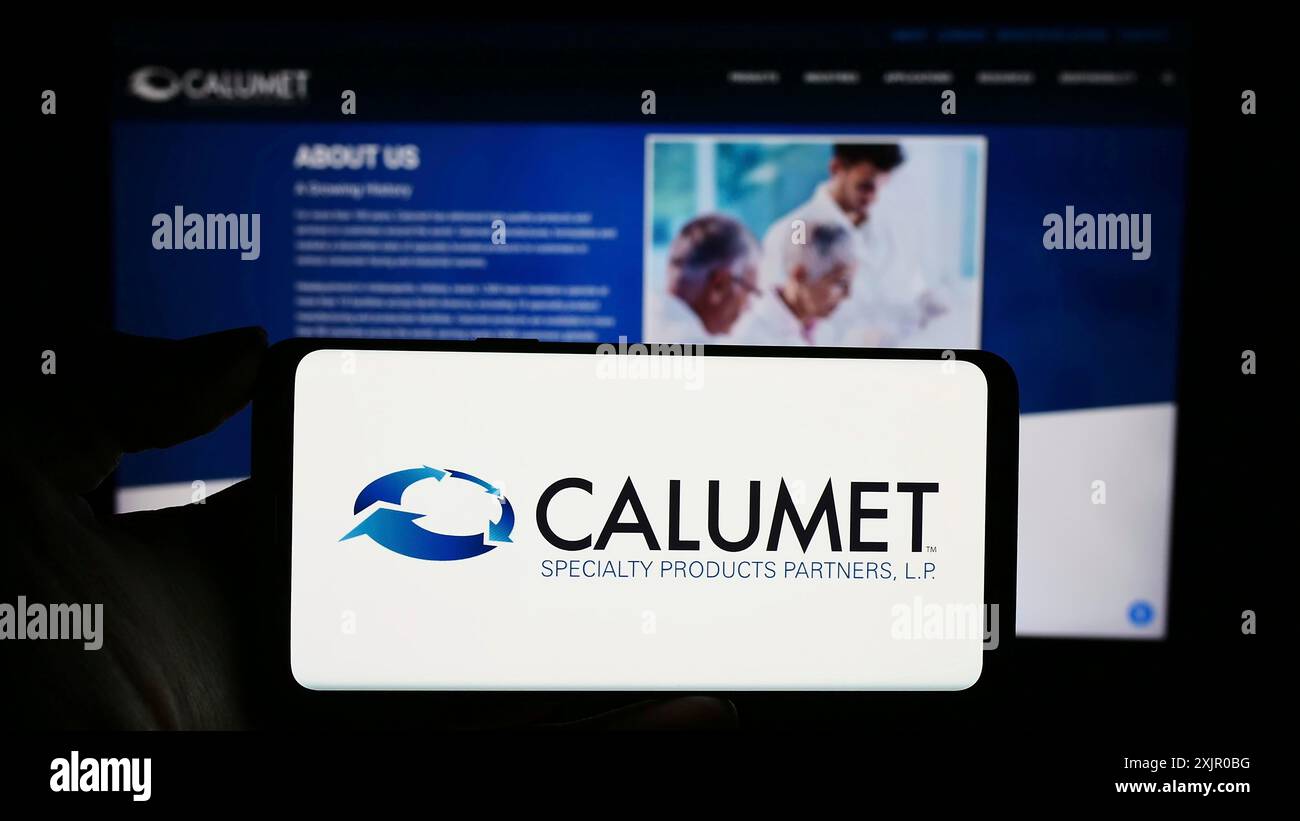 Calumet specialty products partners lp hi-res stock photography and ...