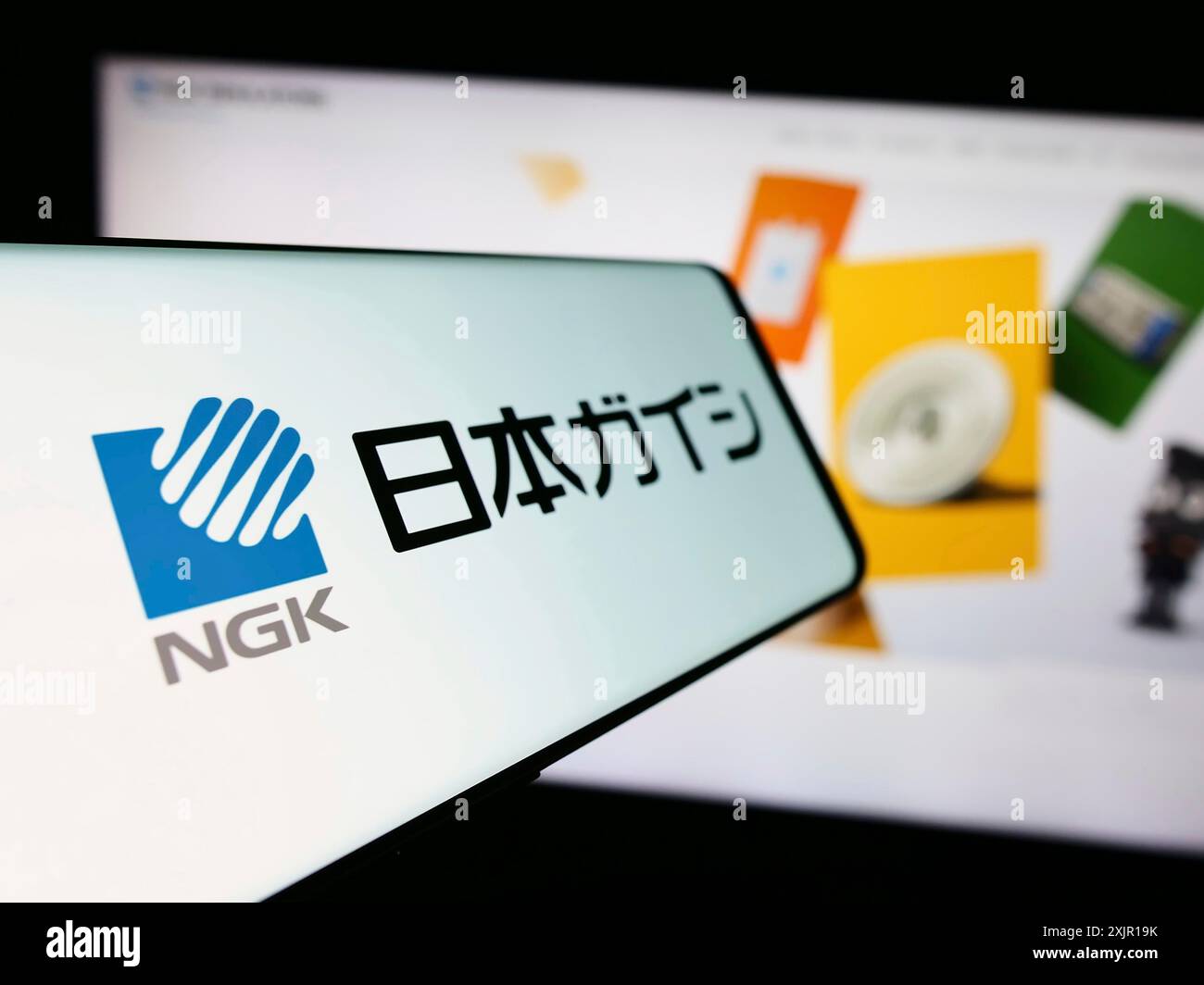 Ngk logo hi-res stock photography and images - Alamy