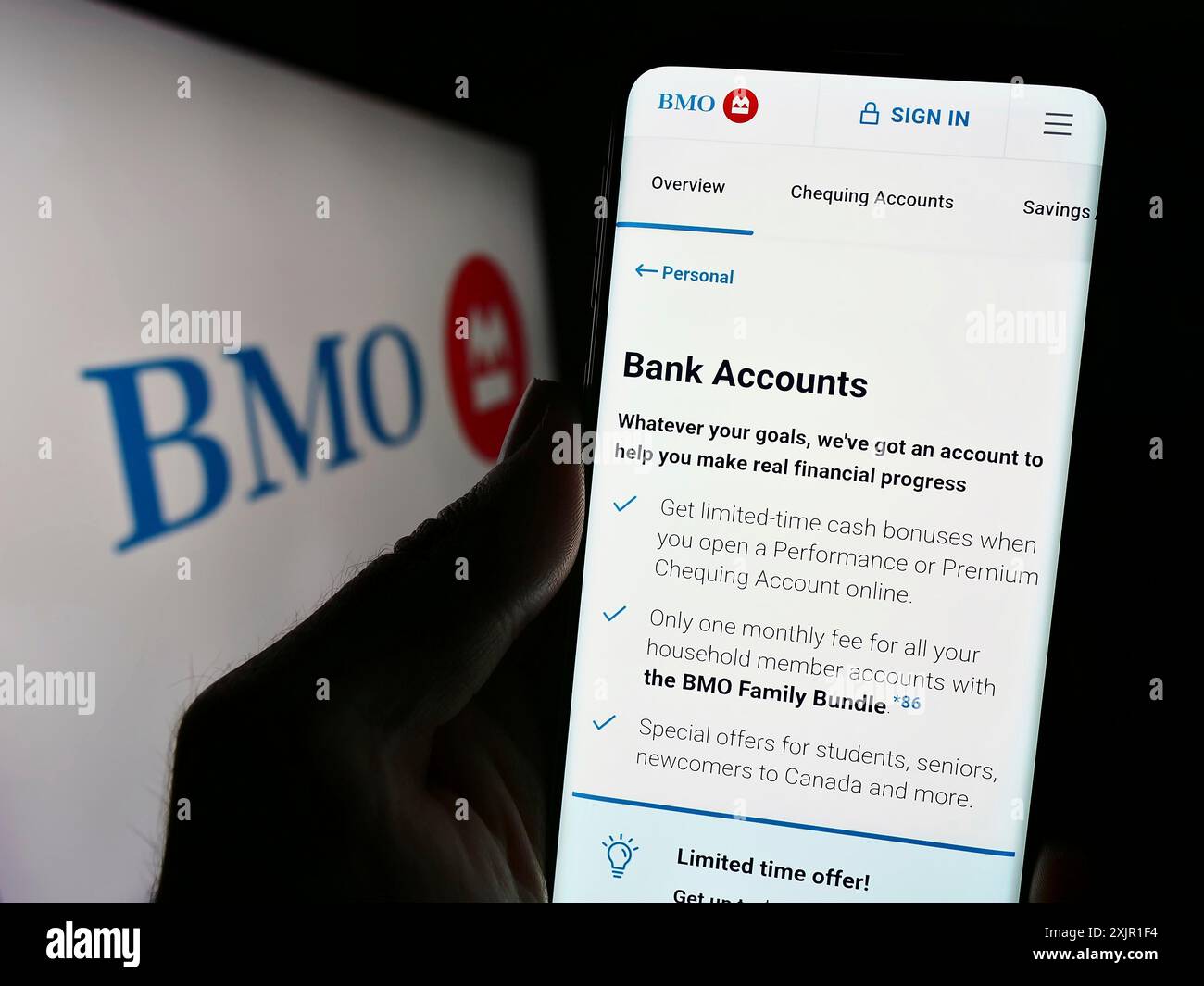 Logo bmo bank hi-res stock photography and images - Alamy