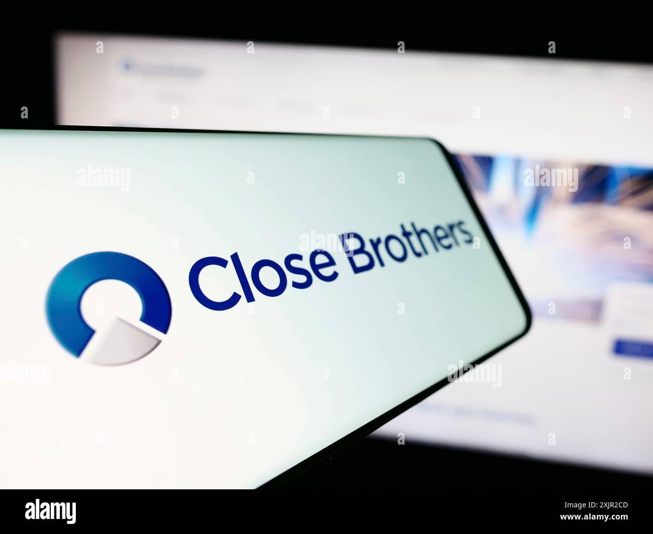 Close Brothers Logo