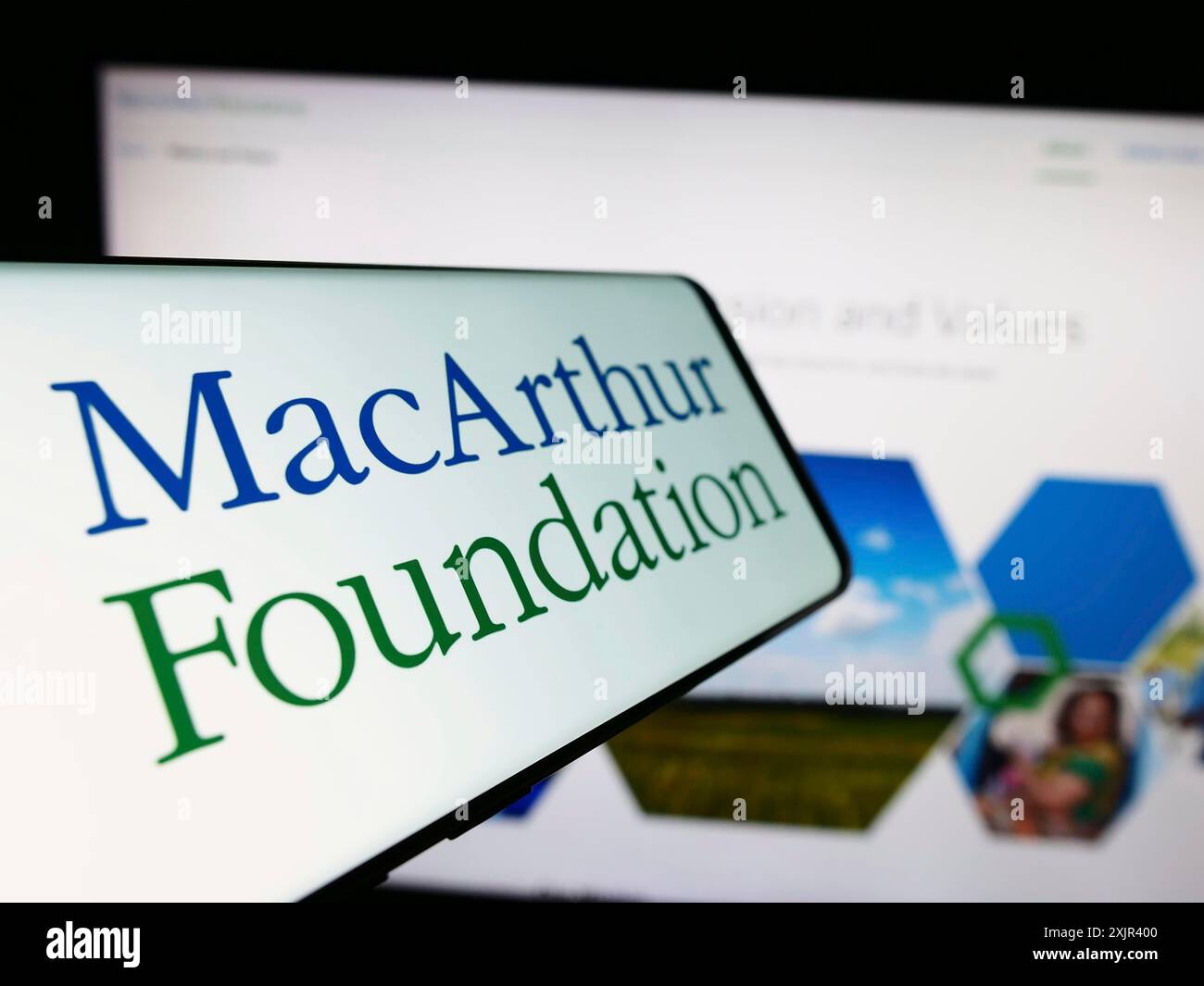 Macarthur foundation logo hi-res stock photography and images - Alamy