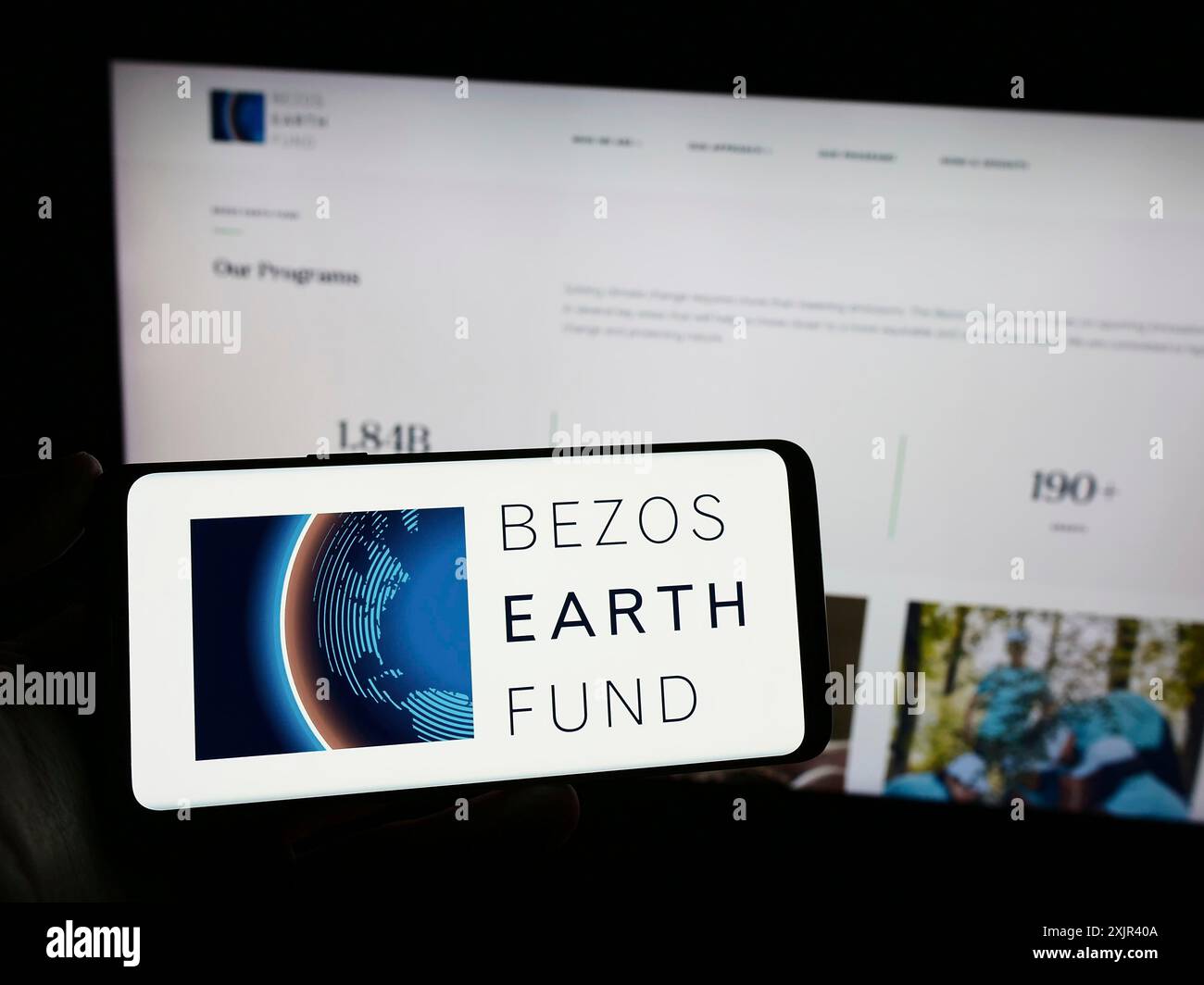Bezos earth fund logo hi-res stock photography and images - Alamy