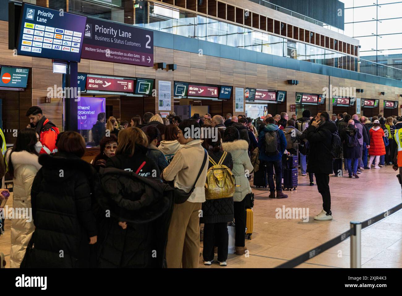 BER Airport still can't get the waiting time at the security check ...