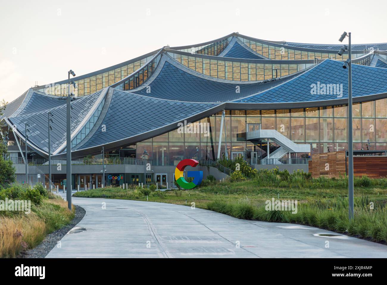 Google Bay View campus in Mountain View, California Stock Photo - Alamy