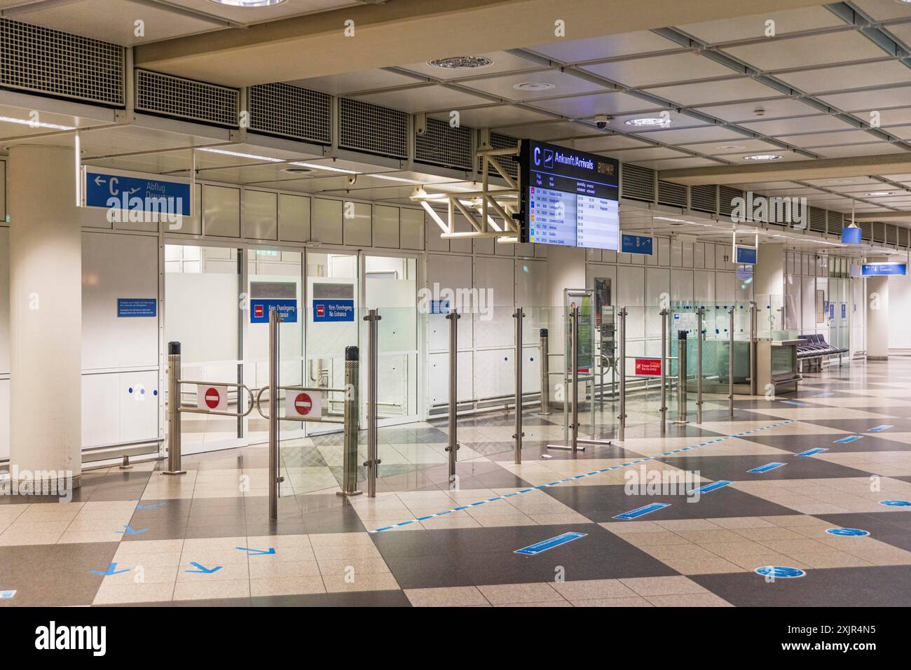 Terminal 1 departure area hi-res stock photography and images - Alamy