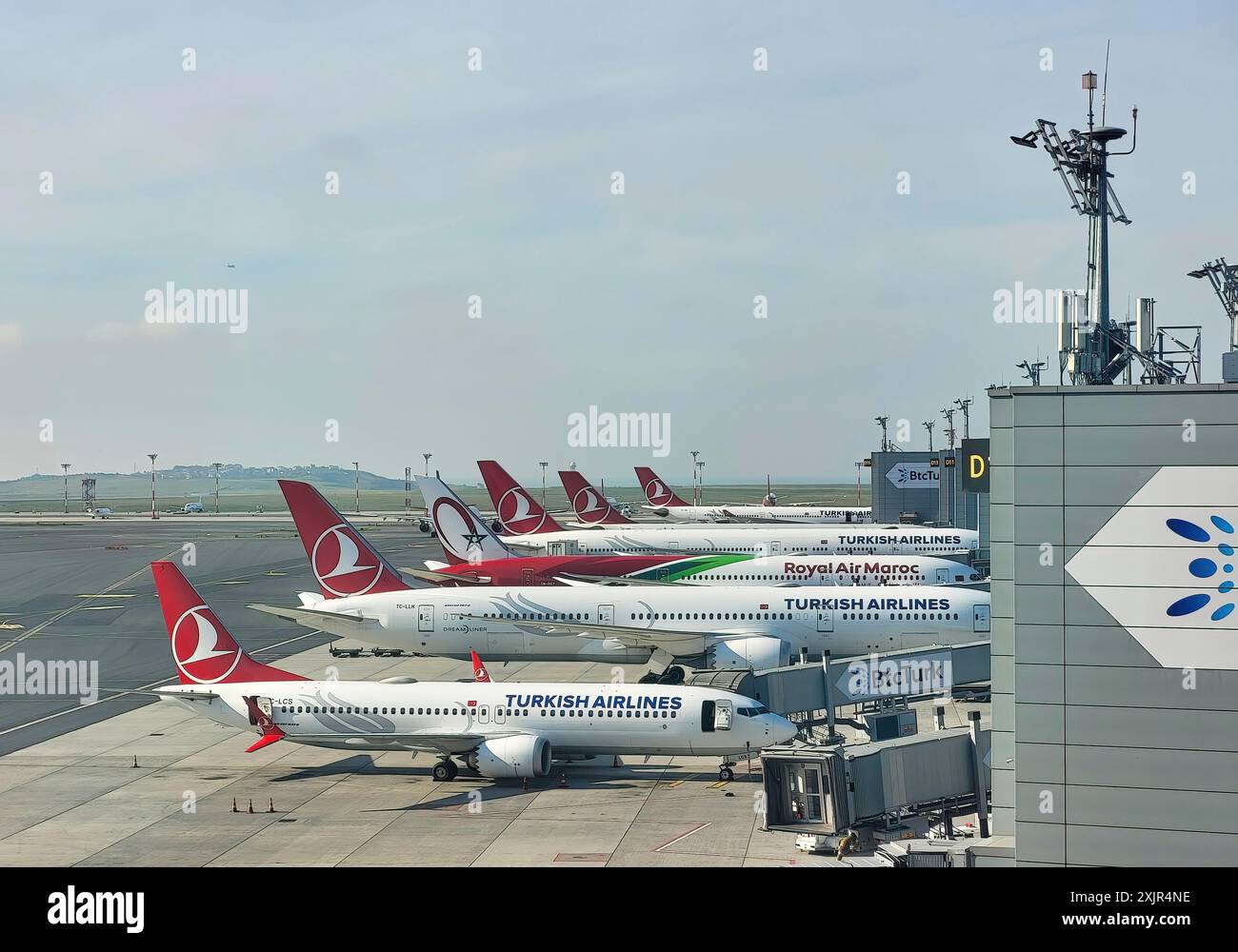 Istanbul international airport hi-res stock photography and images - Alamy
