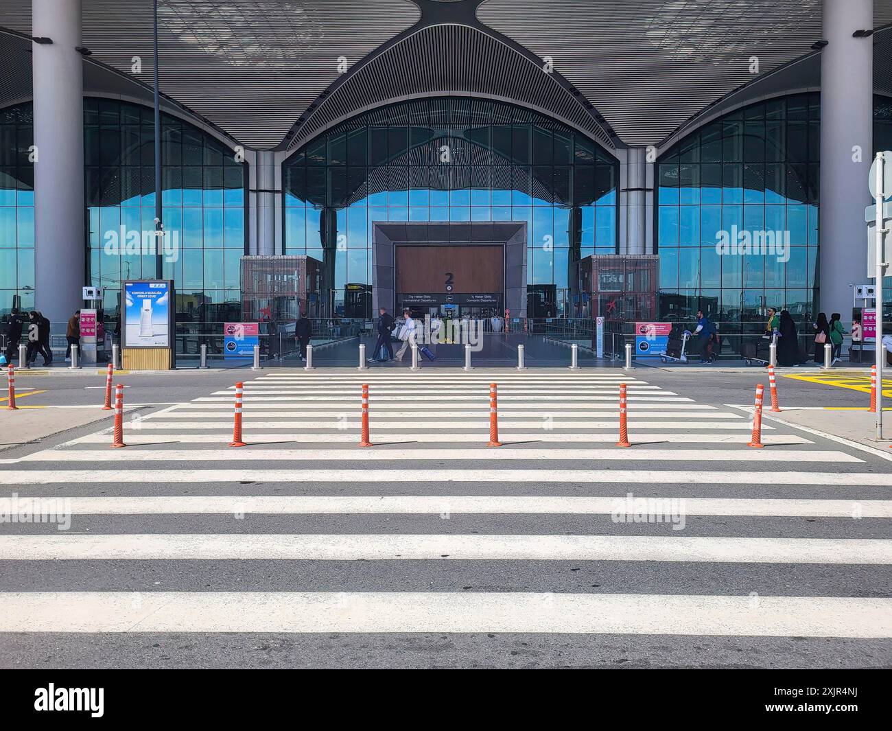 Istanbul airport terminal hi-res stock photography and images - Alamy