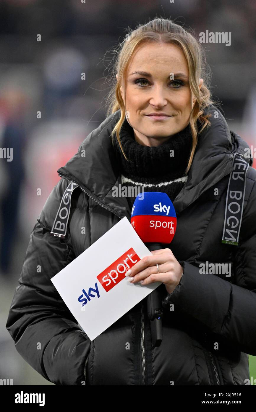 Sports presenter Nele Schenker SKY Sport interview, microphone ...