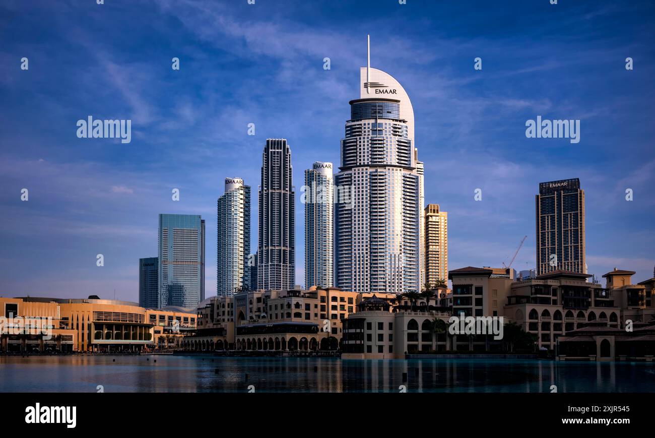 Hotel The Address Downtown, Dubai Mall and Souk Al Bahar, shopping ...