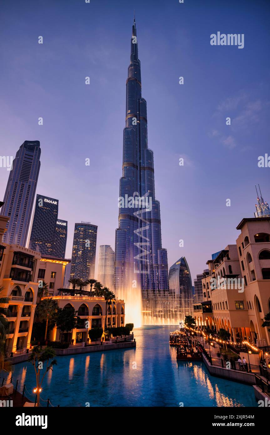 Burj Khalifa, Lake Burj Khalifa, fountain, water features, Souk Al ...