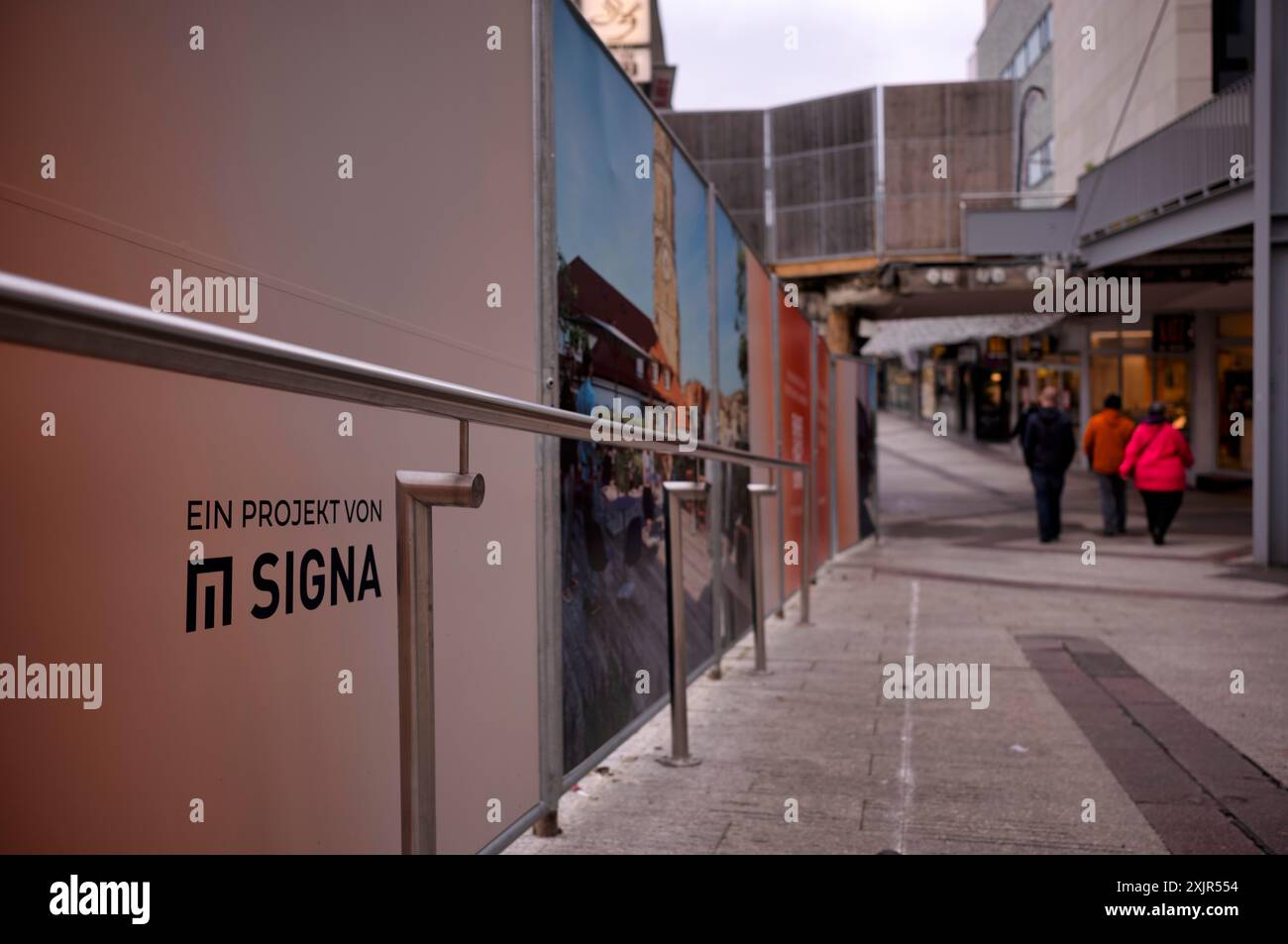 Construction site, controversial building project of Rene Benko's insolvent company Signa, logo ...