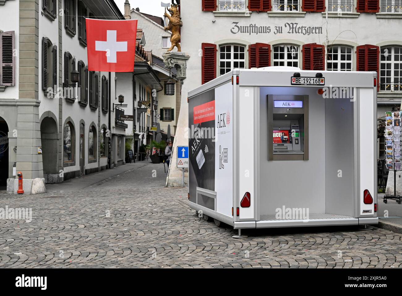 Mobile atm hi-res stock photography and images - Alamy