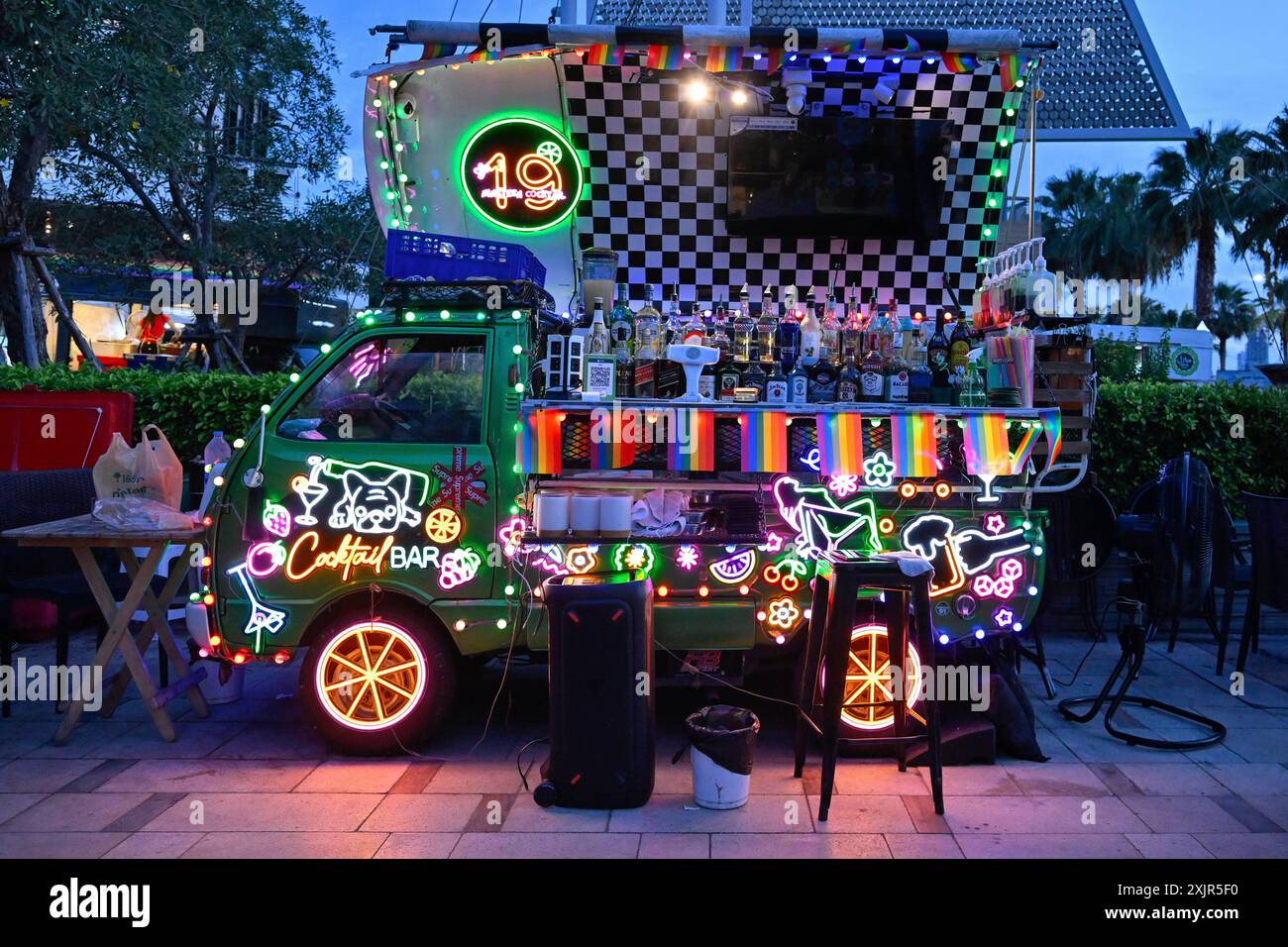 Cocktail van hi-res stock photography and images - Alamy