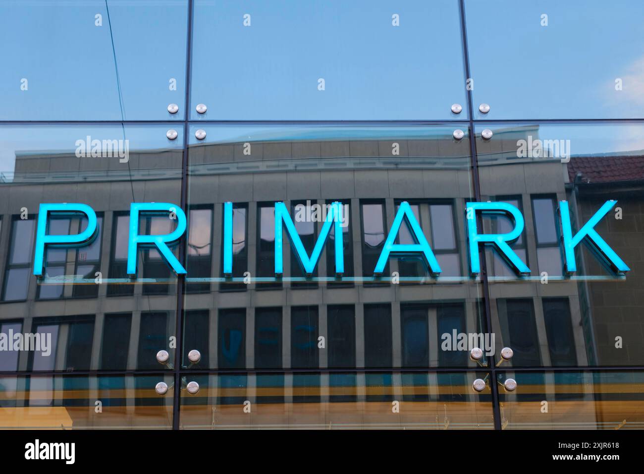 Primark logo hi-res stock photography and images - Alamy