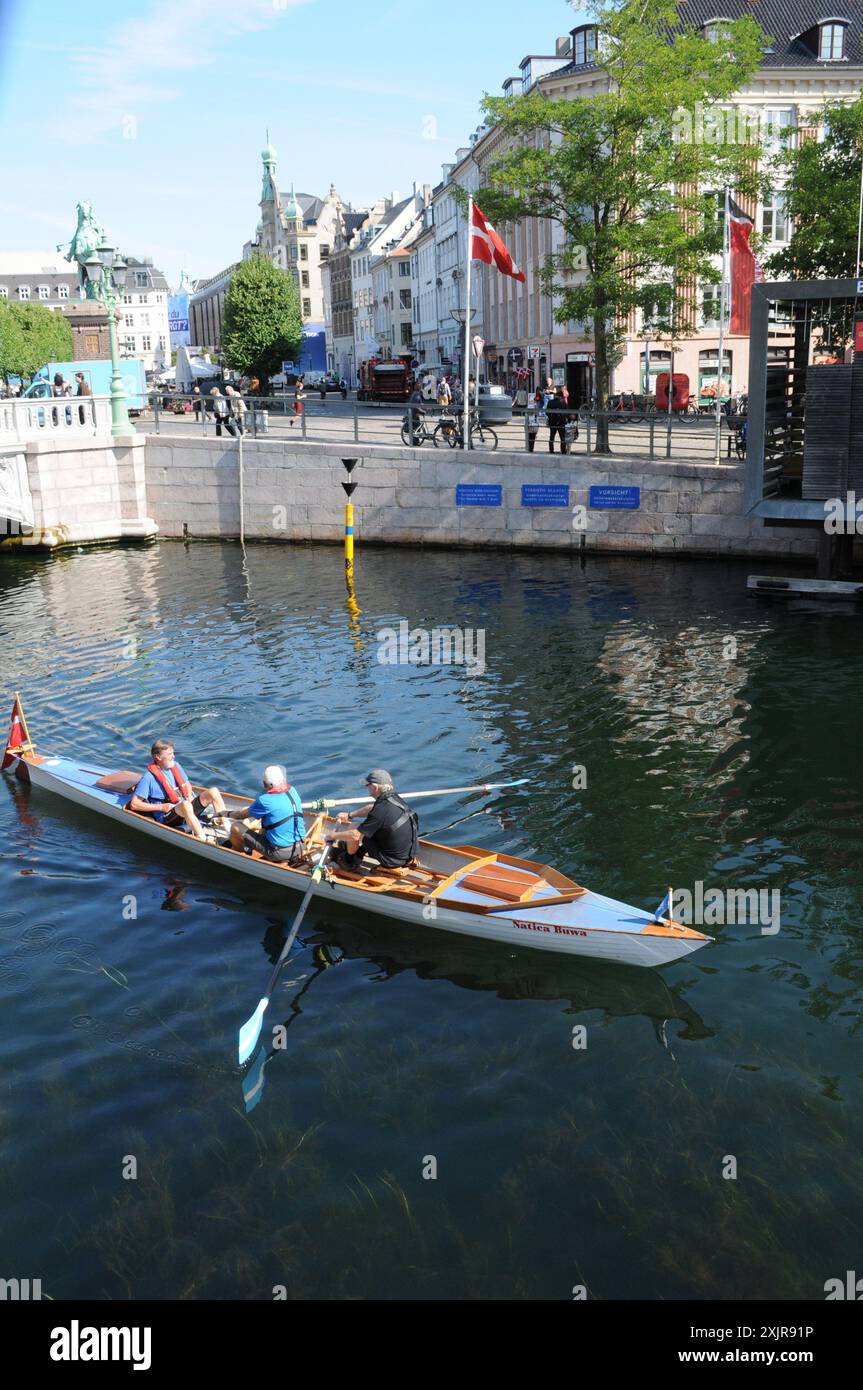 Copenhagen/ Denmark/19 july 2024/Danes enjoy day by boat rowing in ...