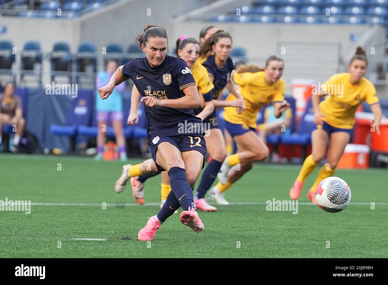 Seattle, USA. 19th July, 2024. Seattle Reign FC midfielder Olivia ...