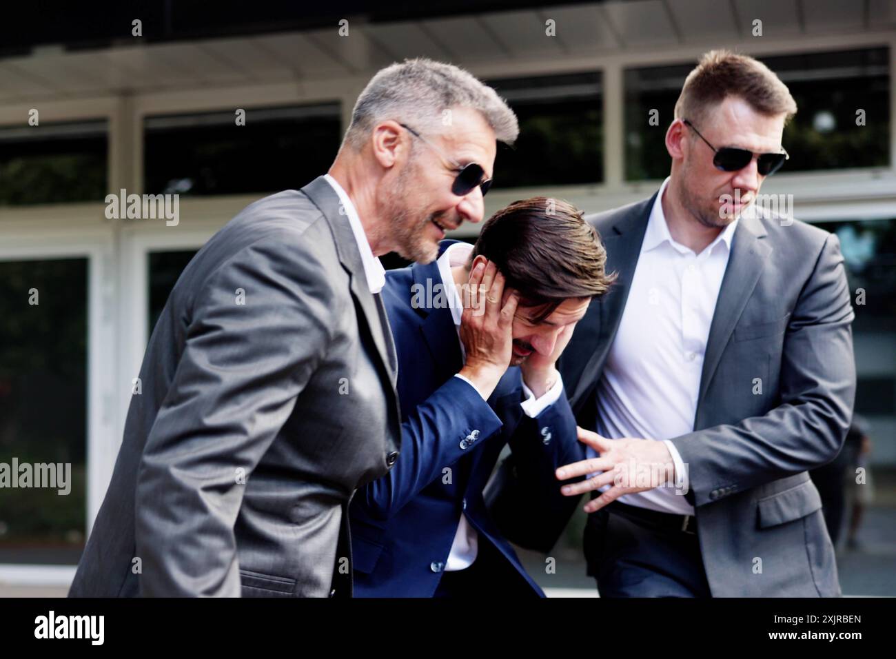 Elite bodyguards protect businessman during evacuation, ensuring safety ...