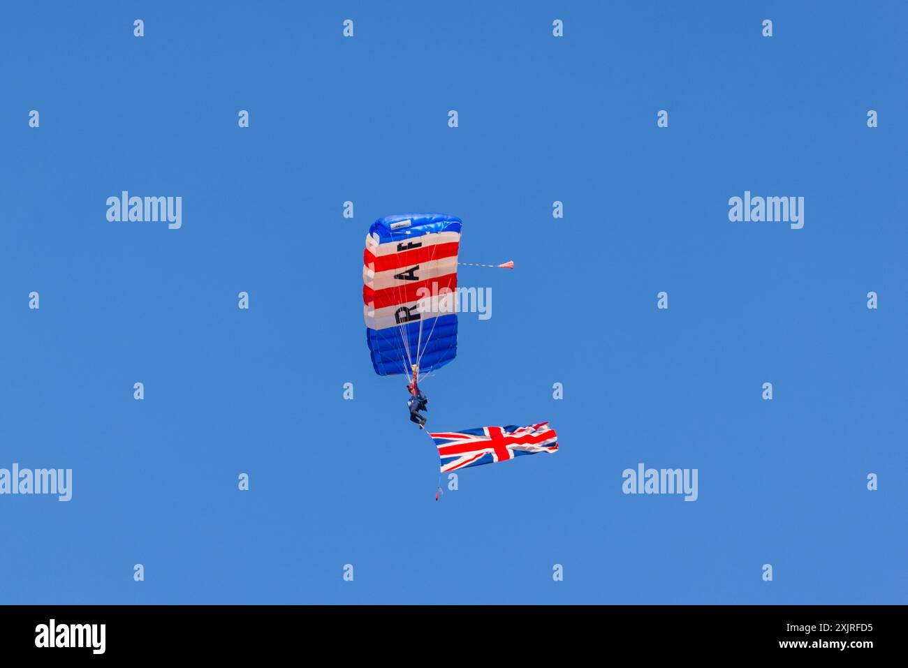 Fairford, UK. 19 JUL, 2024. RAF Falcons, the RAF Parachute Display team ...