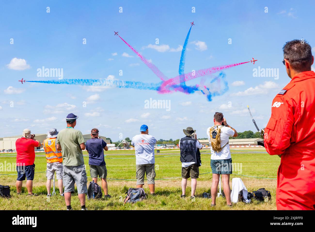 Fairford, UK. 19 JUL, 2024. Reds' break infront of Graeme Muscat, Red ...