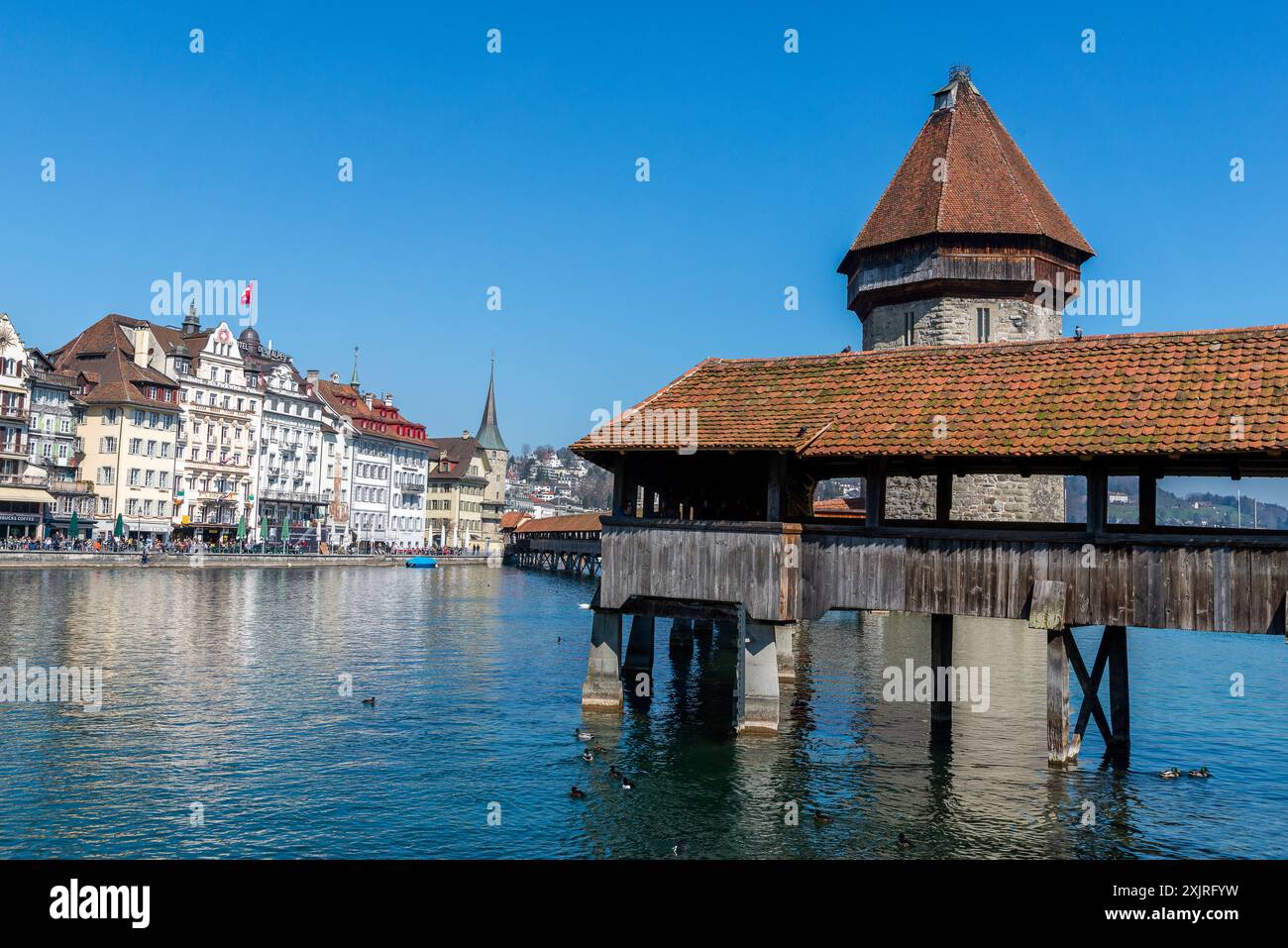 Chapel Bridge (Kapellbrücke) in Historic Lucerne, Switzerland Stock ...