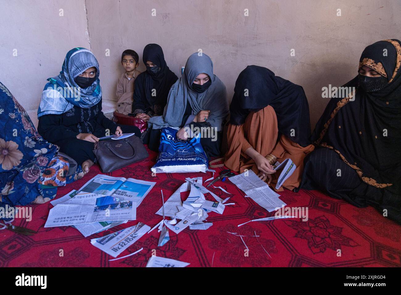 Daily life of women in Afghanistan Stock Photo - Alamy