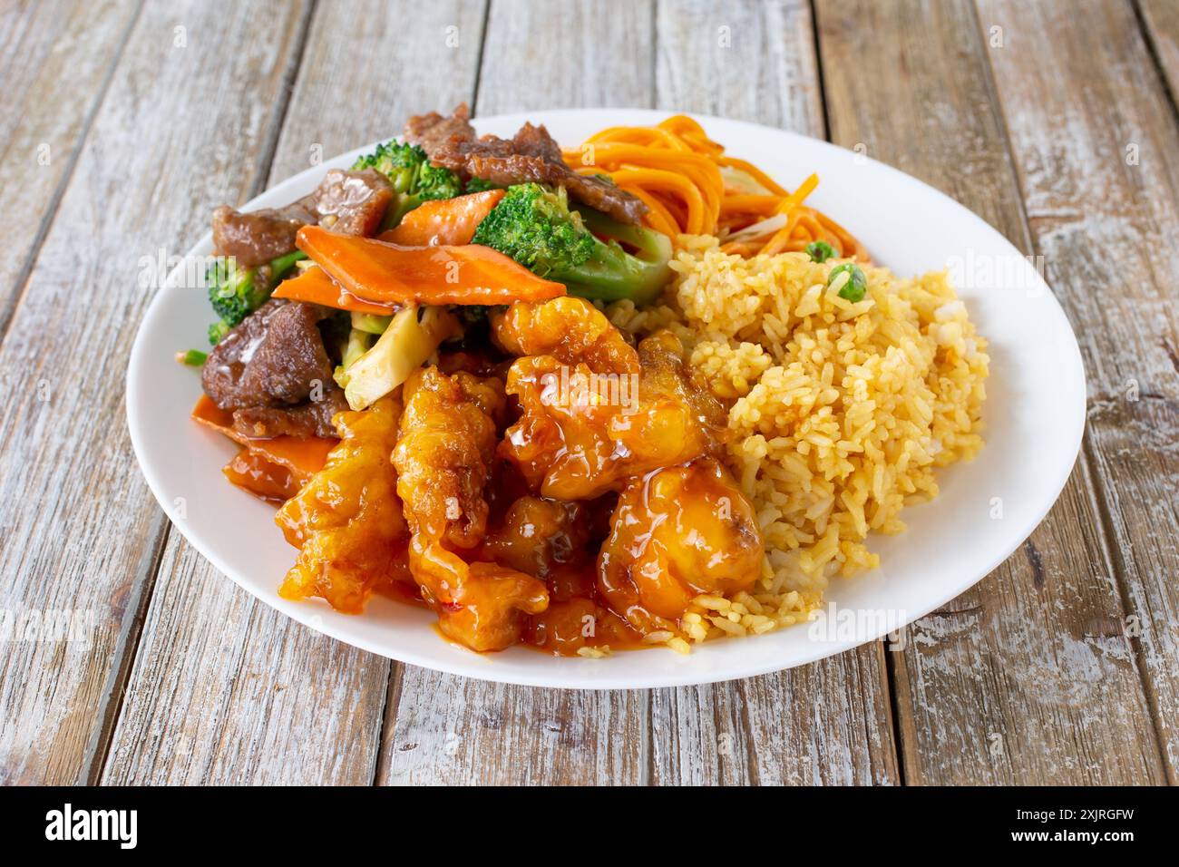 Asian combo plate chicken hi-res stock photography and images - Alamy