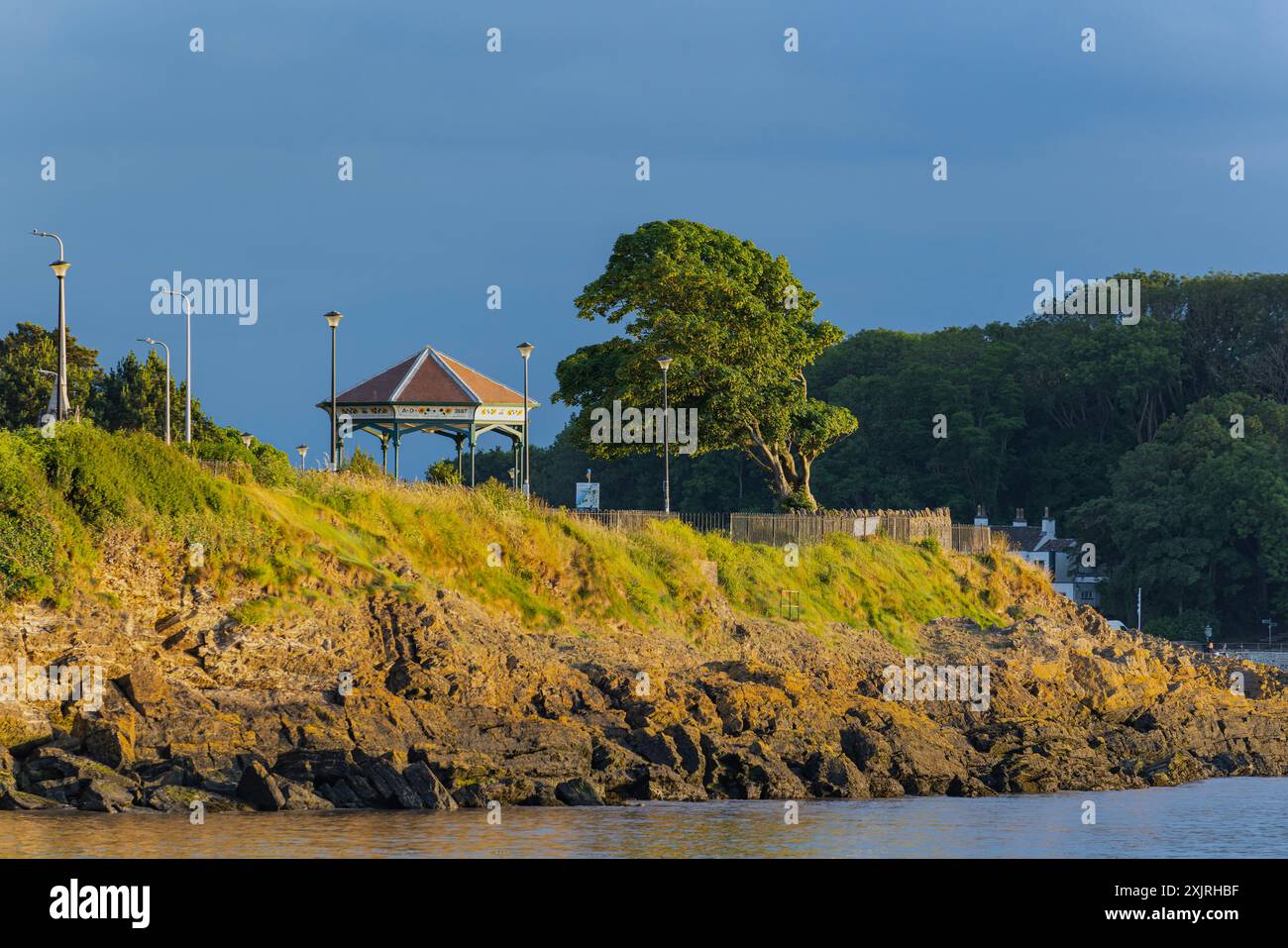 Clevedon sea wall hi-res stock photography and images - Alamy