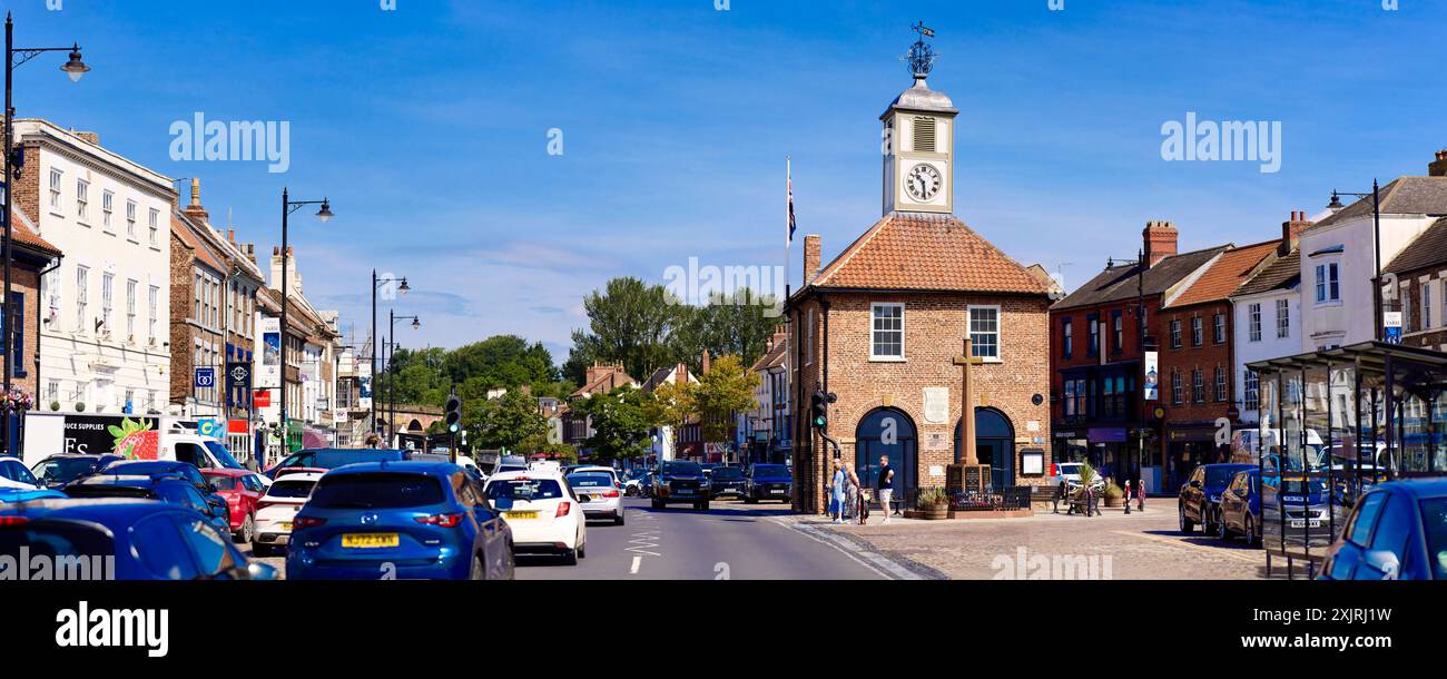 Market town shops yarm hi-res stock photography and images - Alamy