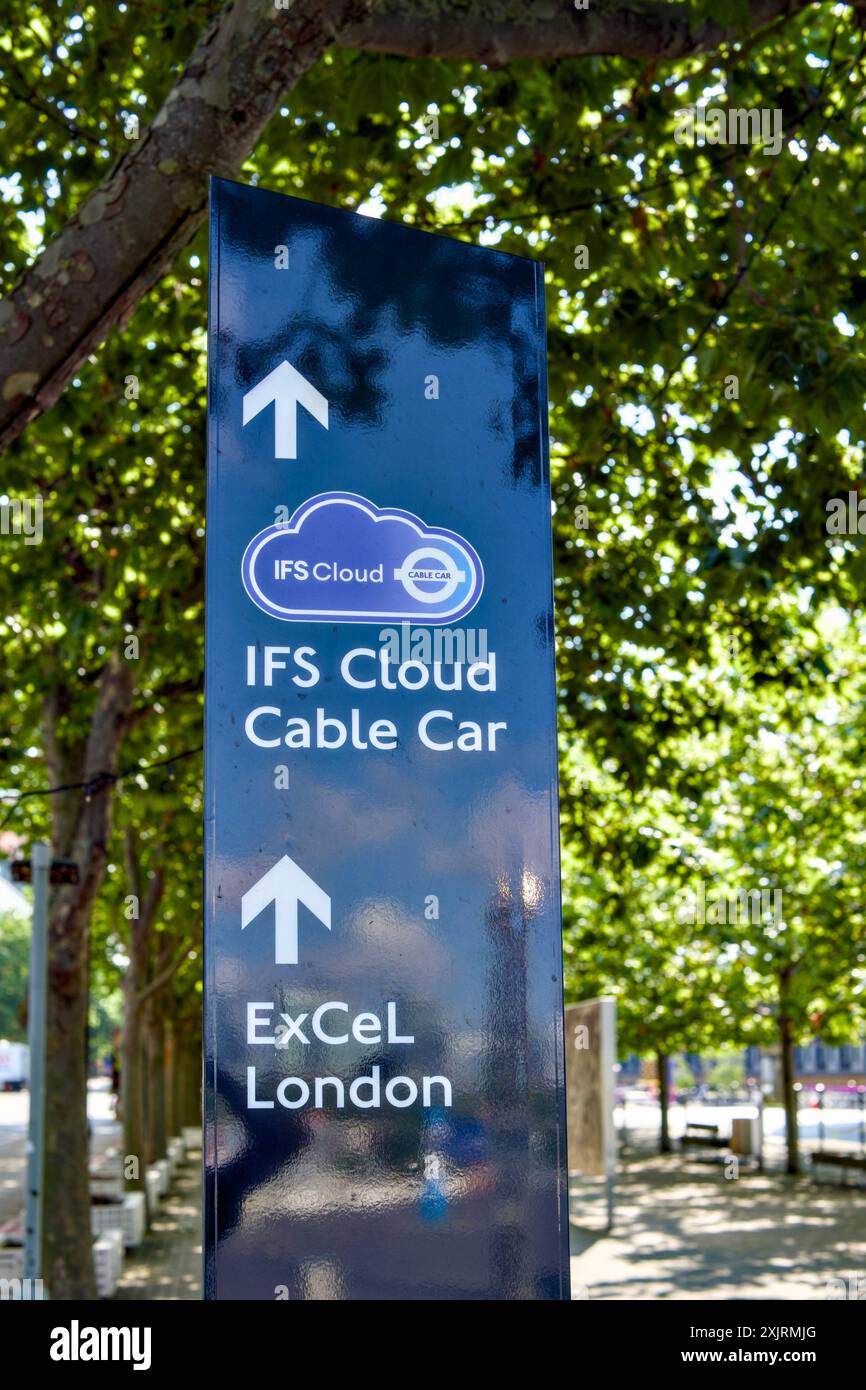 IFS Cloud Cable Car & Excel London Direction Sign, Royal Victoria Dock ...