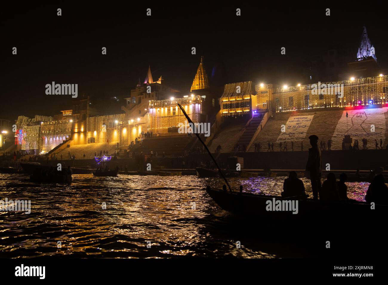 Dev diwali varanasi hi-res stock photography and images - Alamy