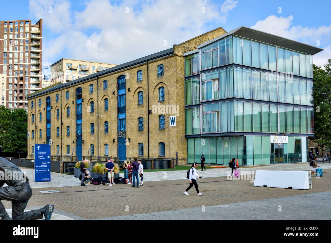 Servest hi-res stock photography and images - Alamy