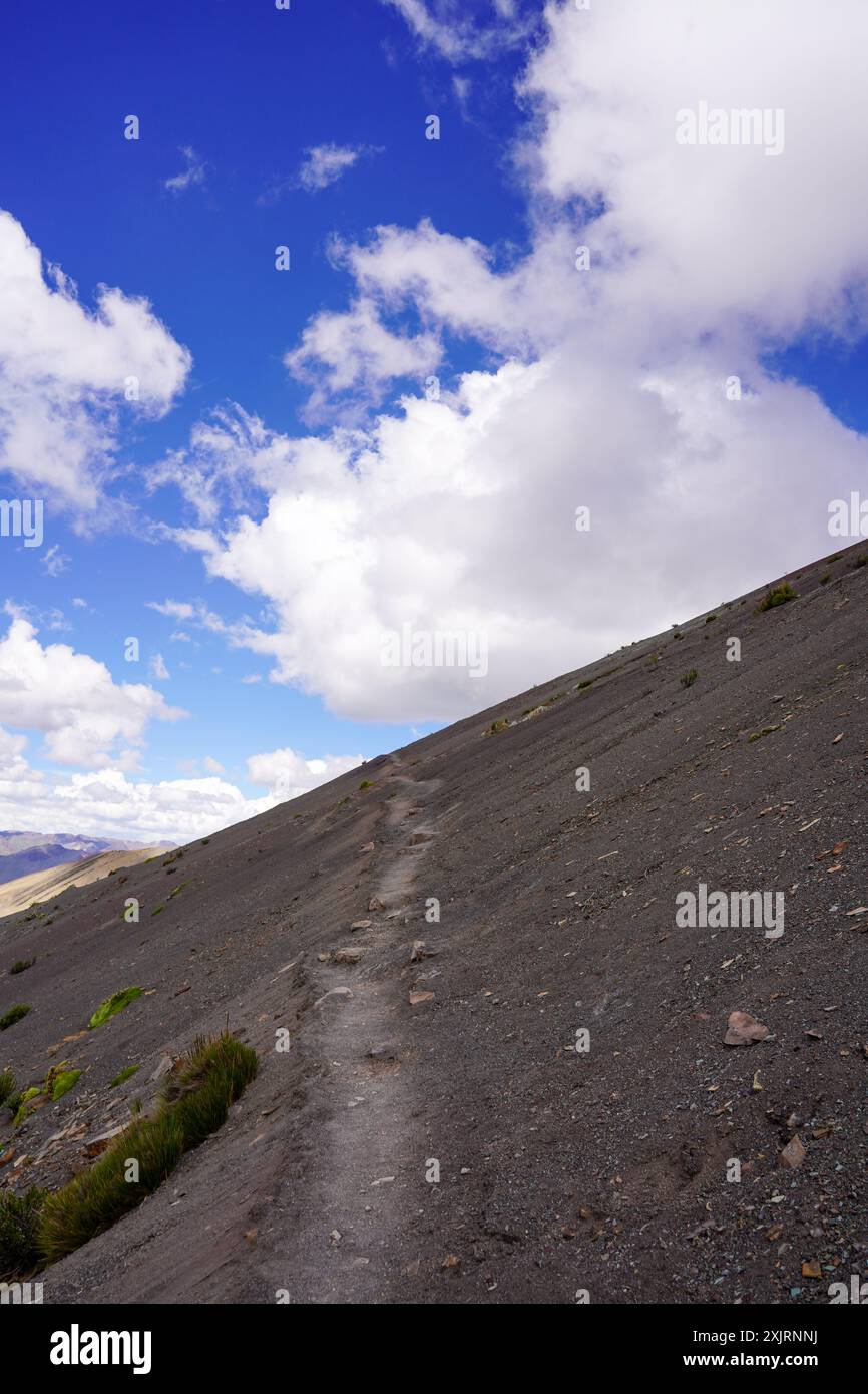 Hike red valley cusco hi-res stock photography and images - Alamy