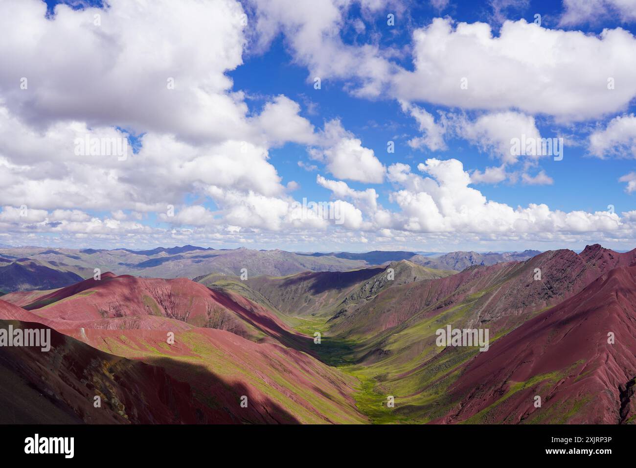 Hike red valley cusco hi-res stock photography and images - Alamy