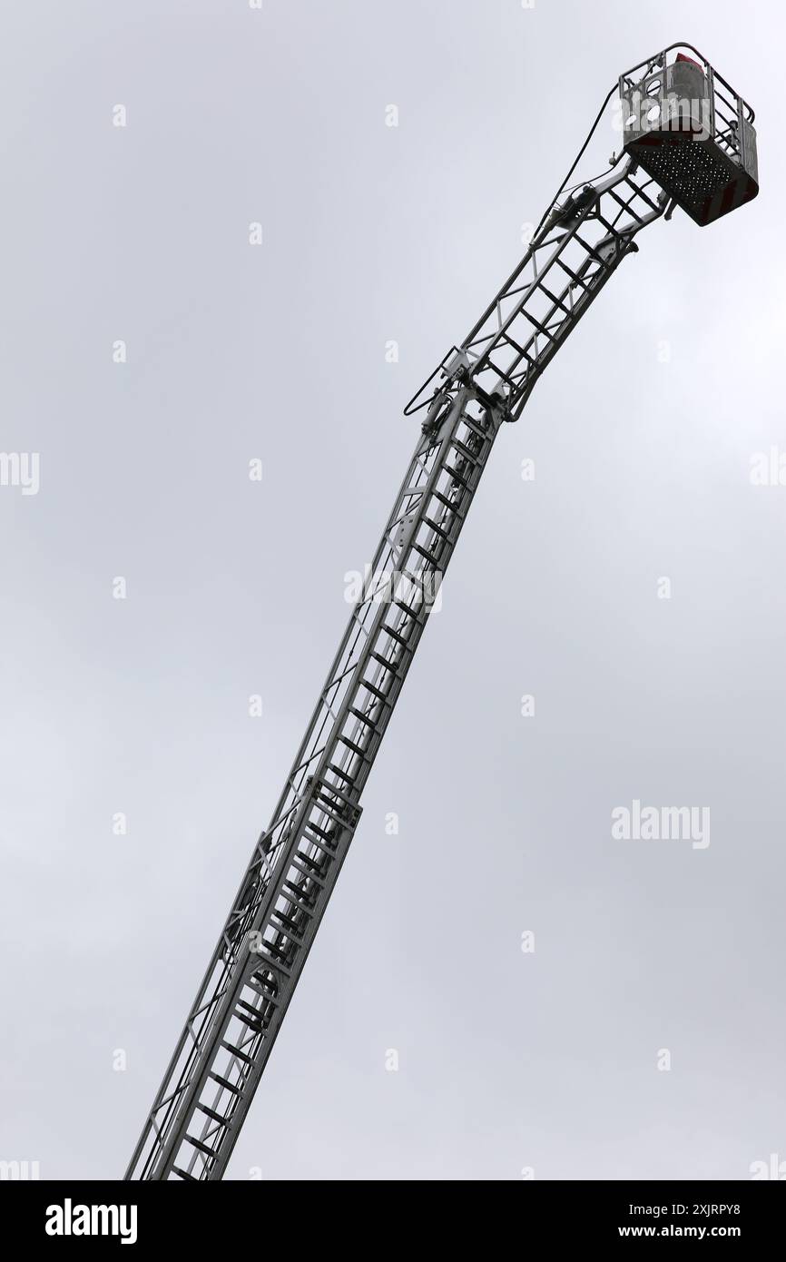 platform of the truck with the very high ladder of the Fire Brigade ...