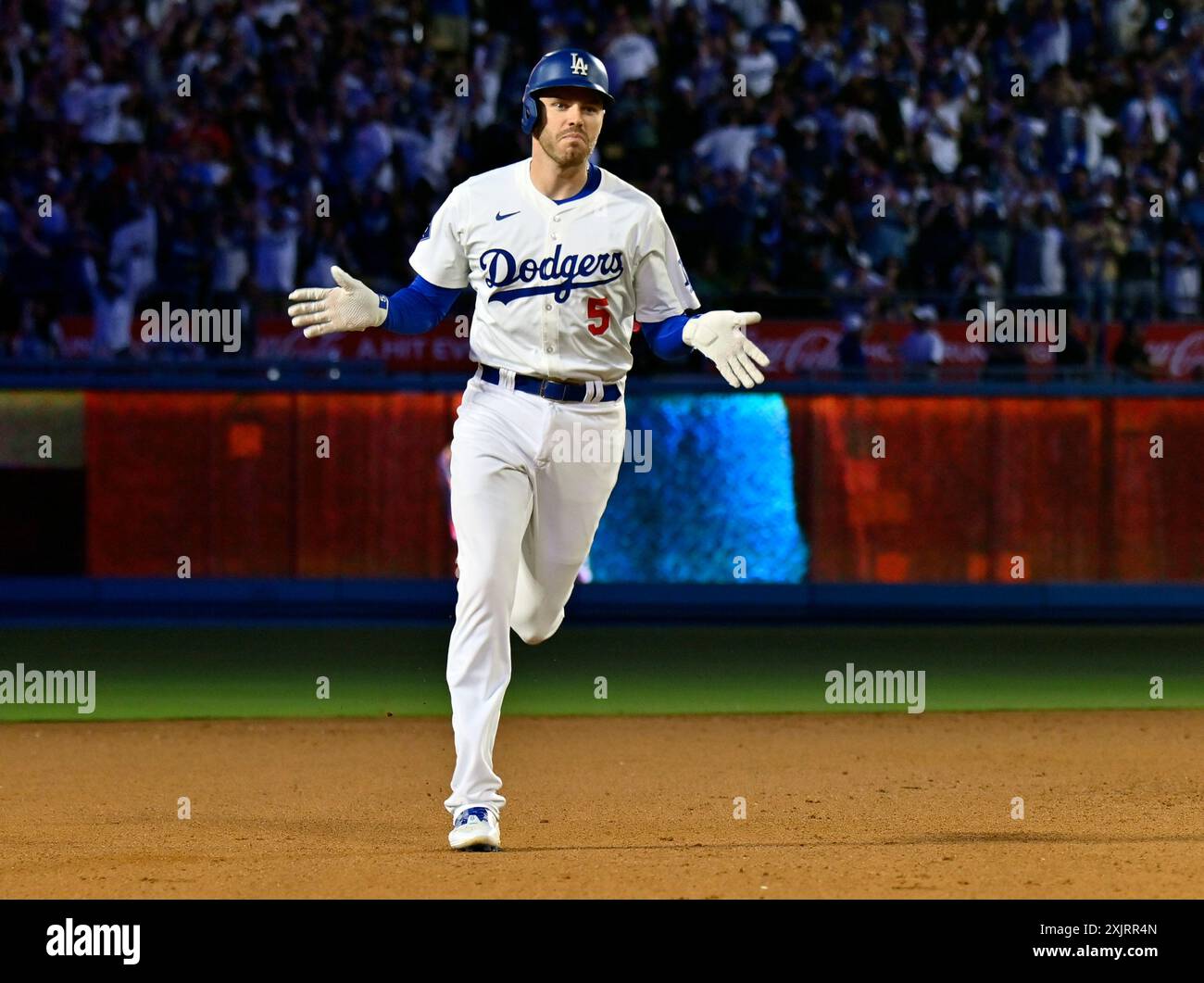 Los Angeles Dodgers Freddie Freeman hits a grand slam in the eighth ...