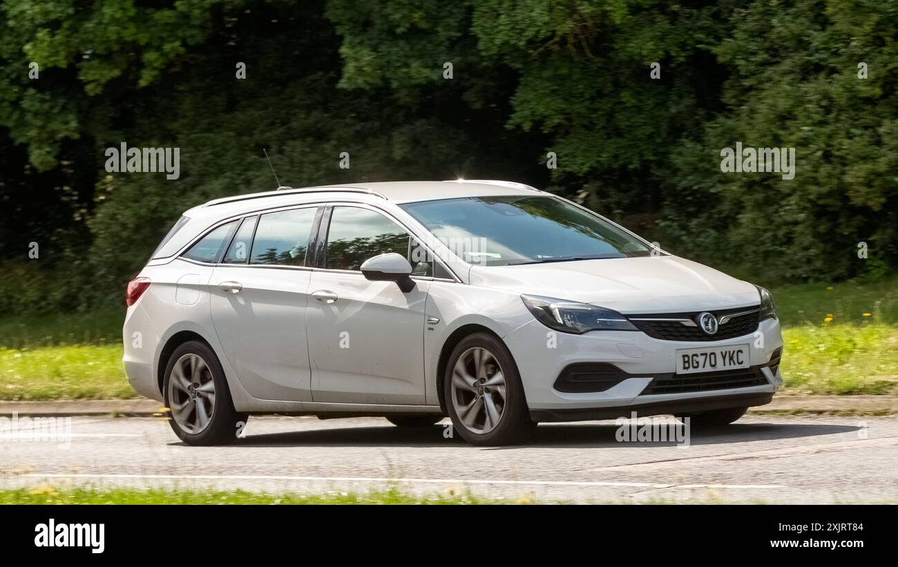 Vauxhall astra estate car hi-res stock photography and images - Alamy