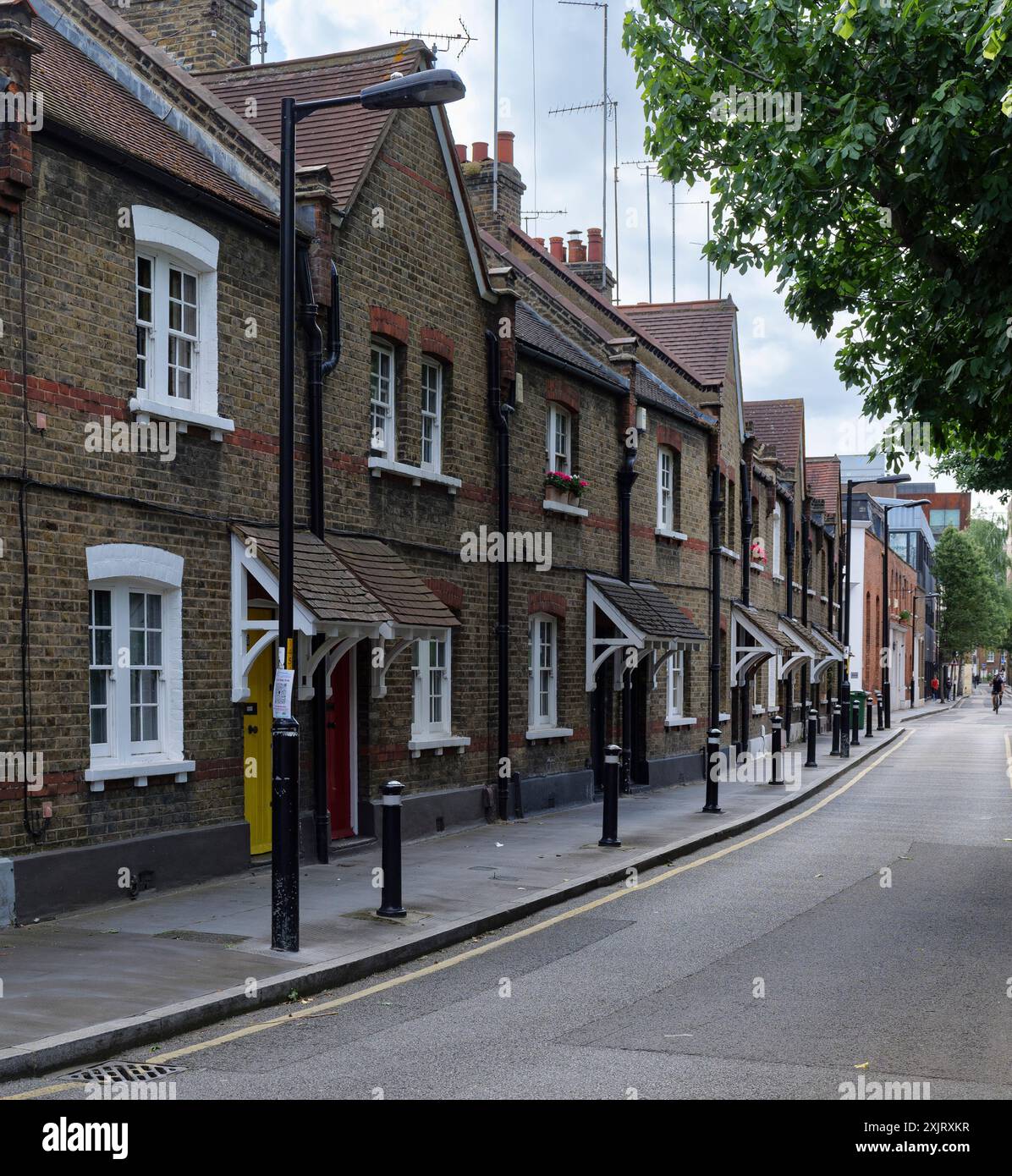 London - 06 10 2022: View of Copperfield St Stock Photo - Alamy