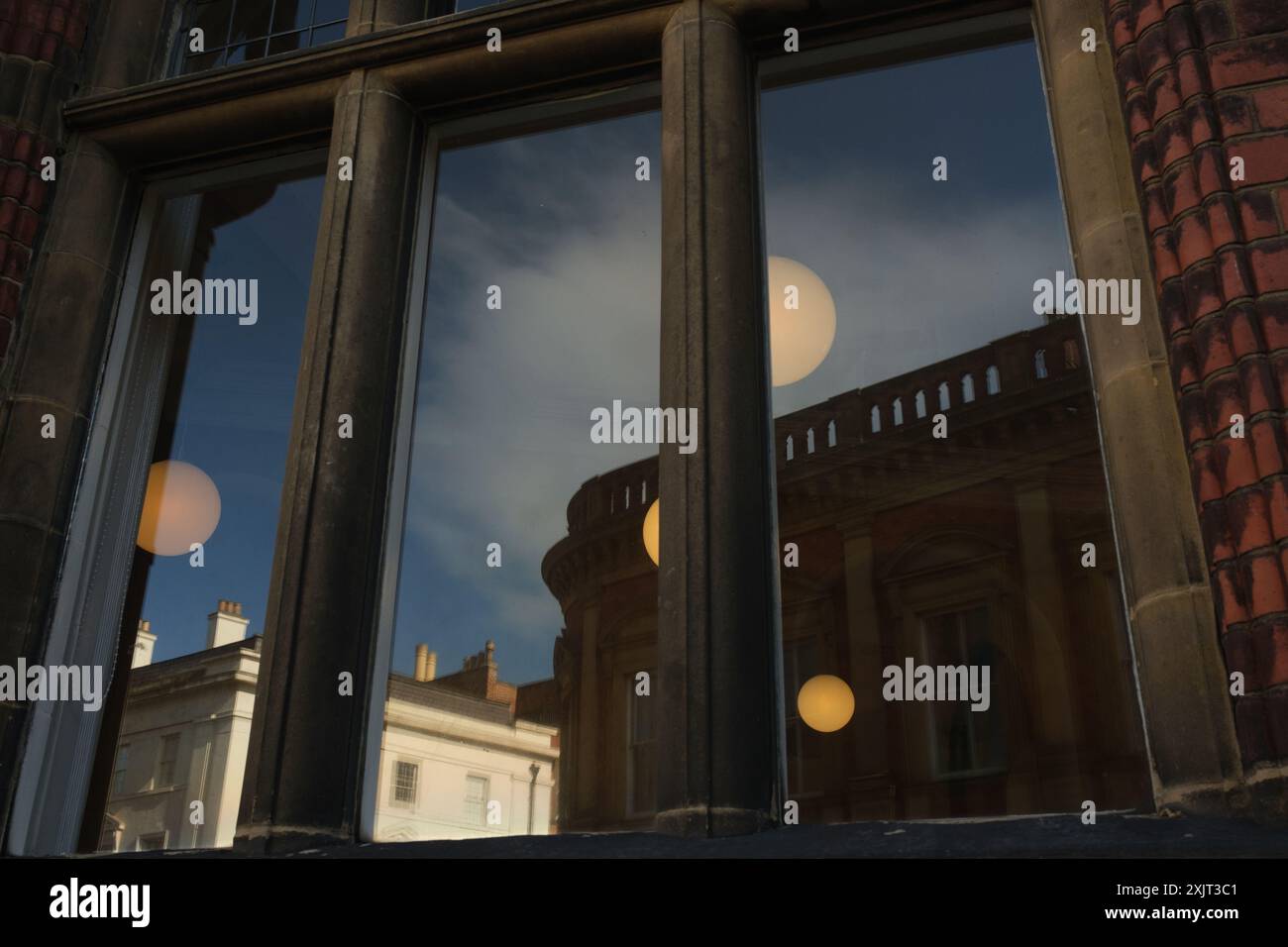 England pub exterior window hi-res stock photography and images - Alamy